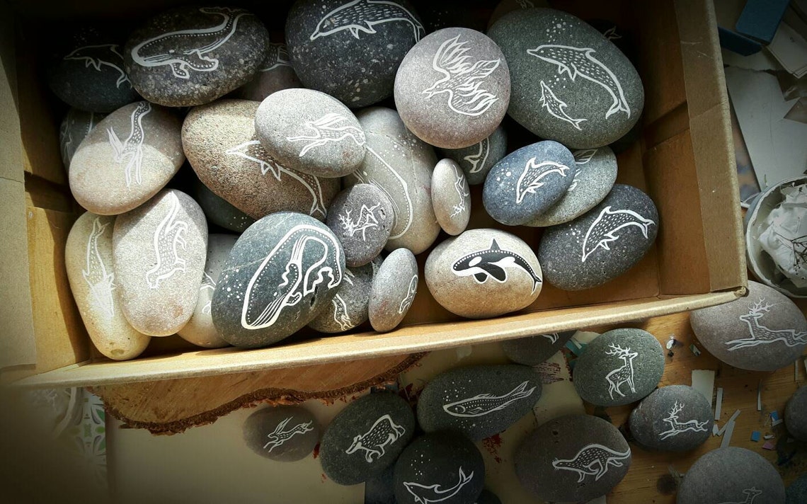 Magpie Story Stone MADE TO ORDER - Etsy UK