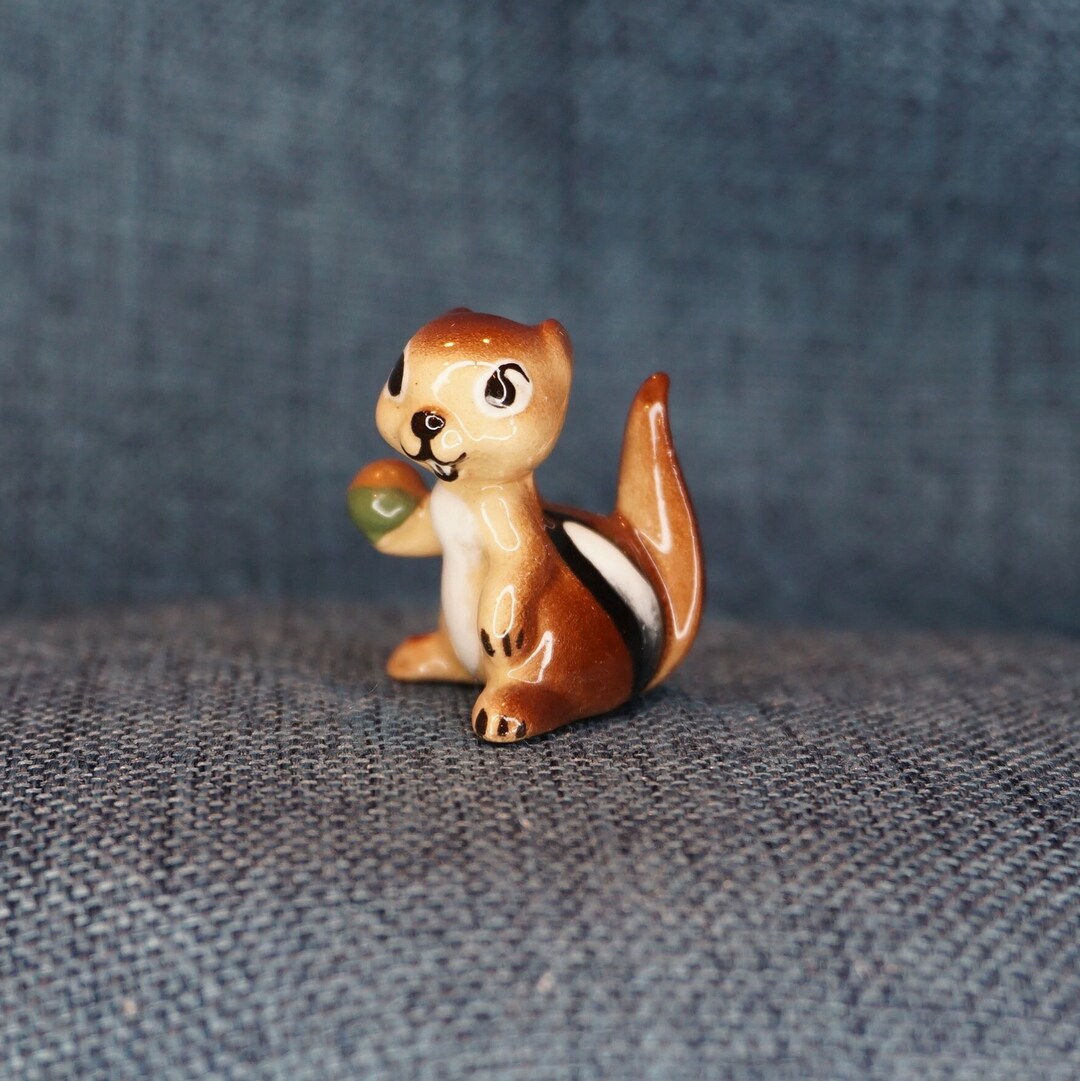 Hagen Renaker Chipmunk Mama Figurine. Miniature Ceramic Animal Figure ...