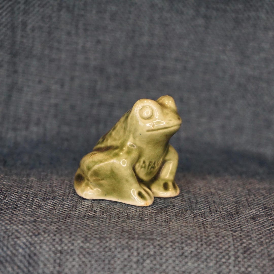 Tiny Ceramic Frog Figurine. Miniature Green Toad Collectible. Dollhouse ...