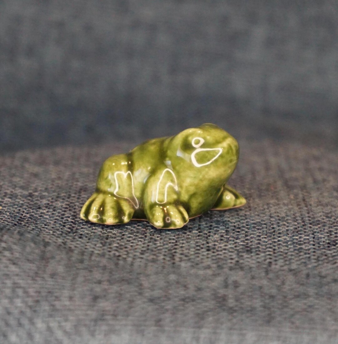 Tiny Ceramic Frog Figurine. Miniature Green Toad Collectible. Dollhouse ...