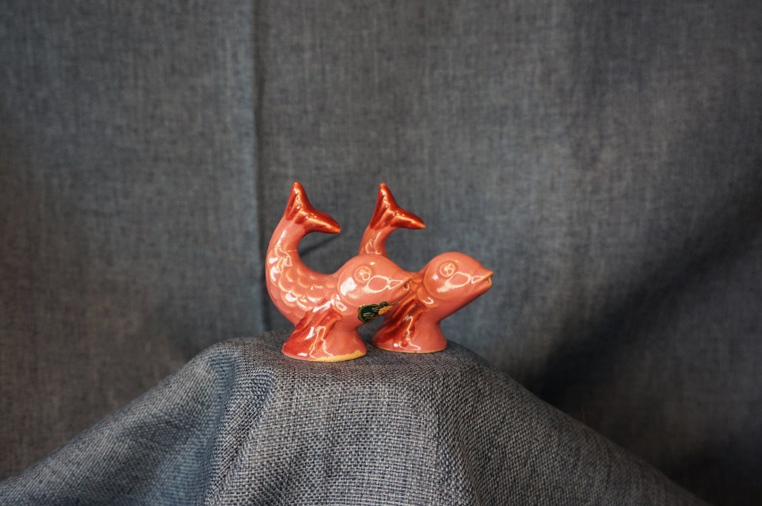 Rosemeade Fish Salt Pepper Shaker Set AS-IS. Pink Dolphin Kitchen ...