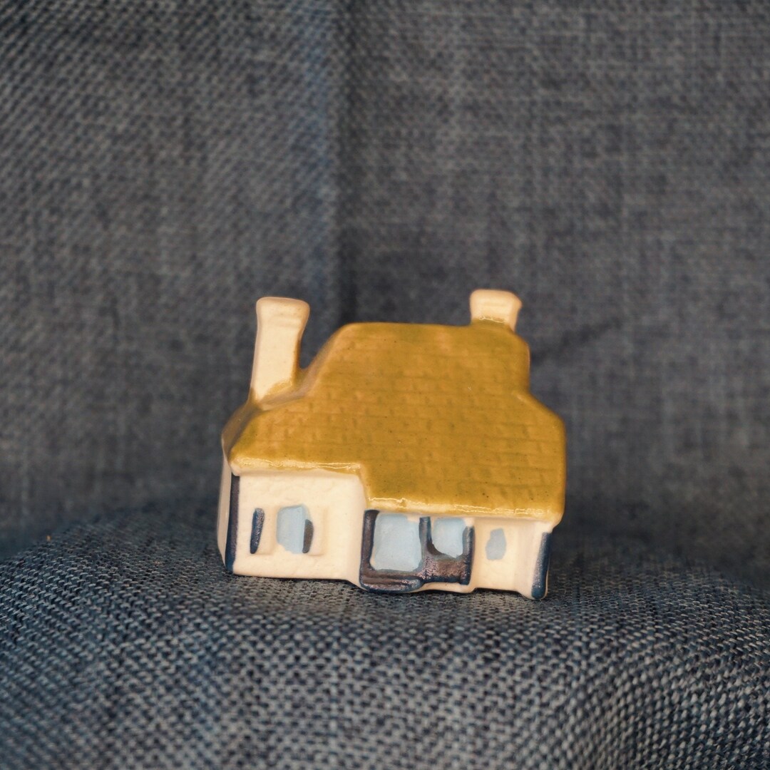 Miniature Stoneware House Figurine. Vintage Tiny Mid English Cottage ...