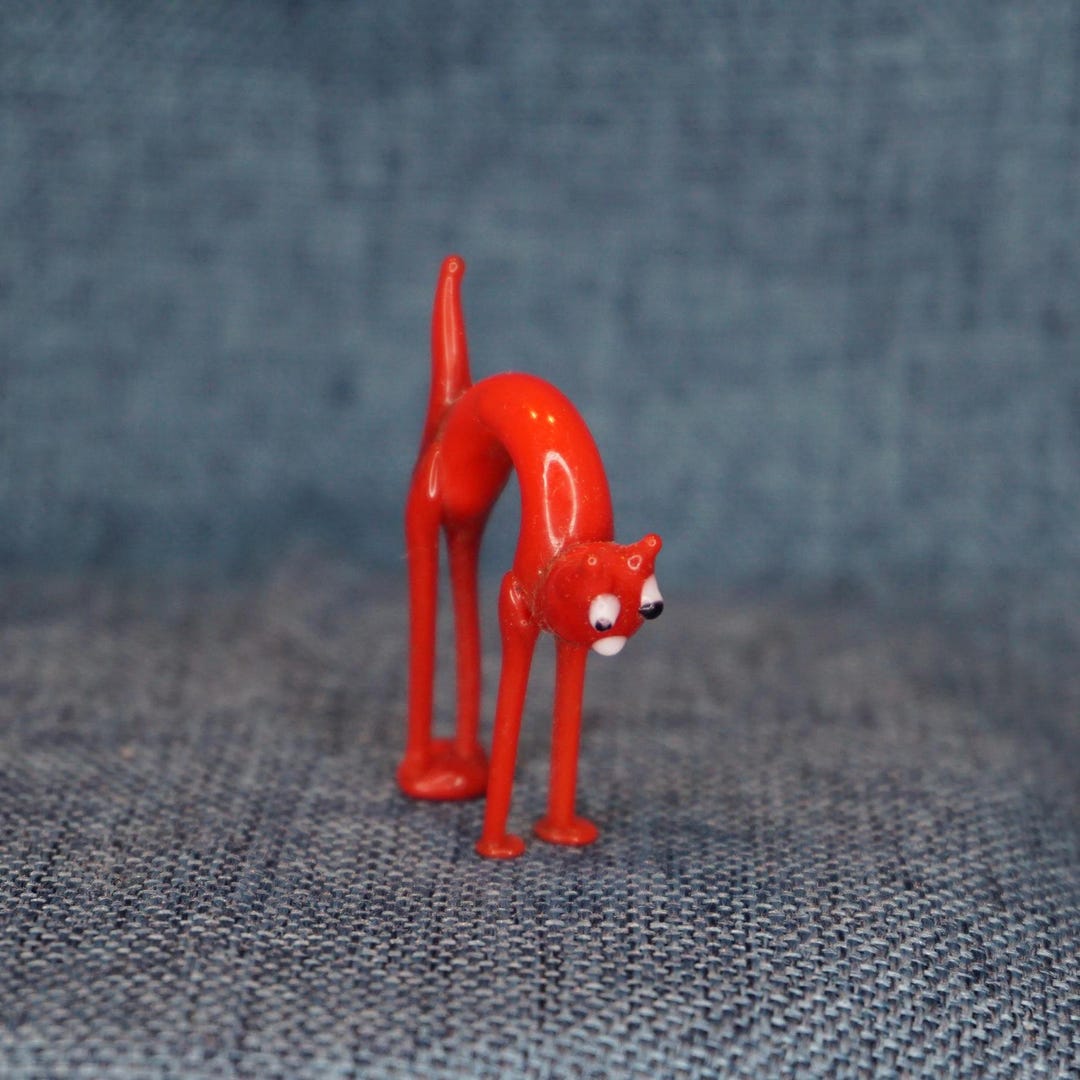 Miniature Red Cat Figurine. Funky Vintage Lampwork Glass Scared Kitten ...