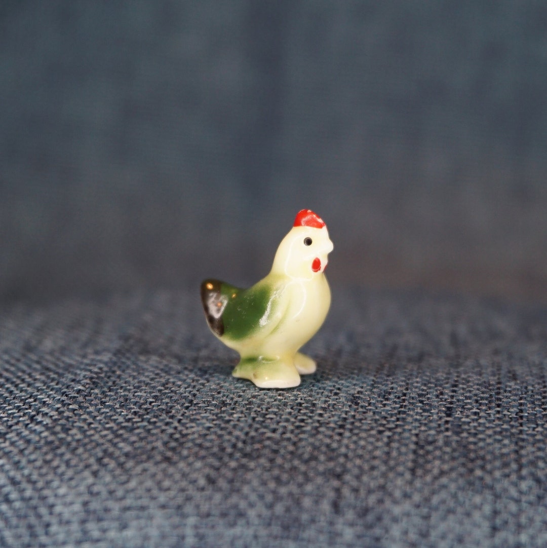 Bug House Bantam Chicken Figurine. Tiny Porcelain Green and Yellow ...