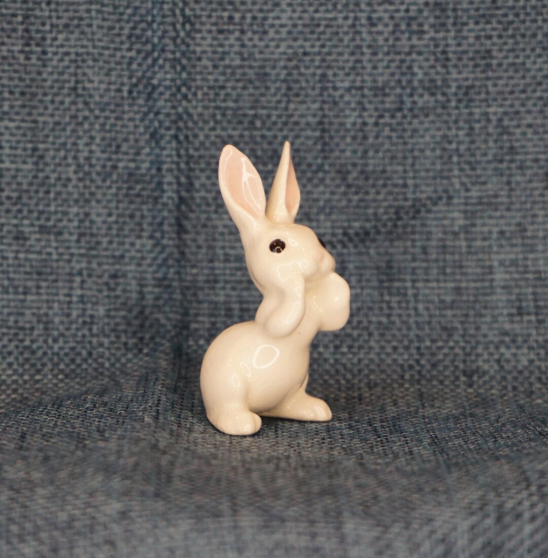 Miniature White Rabbit Figurine. Hagen Renaker Ceramic Whispering Papa ...