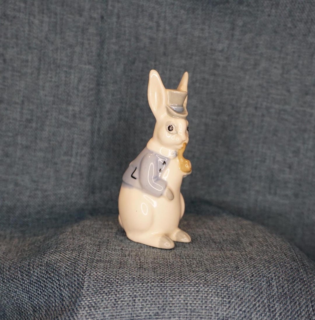 Wade Mr. Puff Rabbit Figurine. Vintage England Porcelain Bunny ...