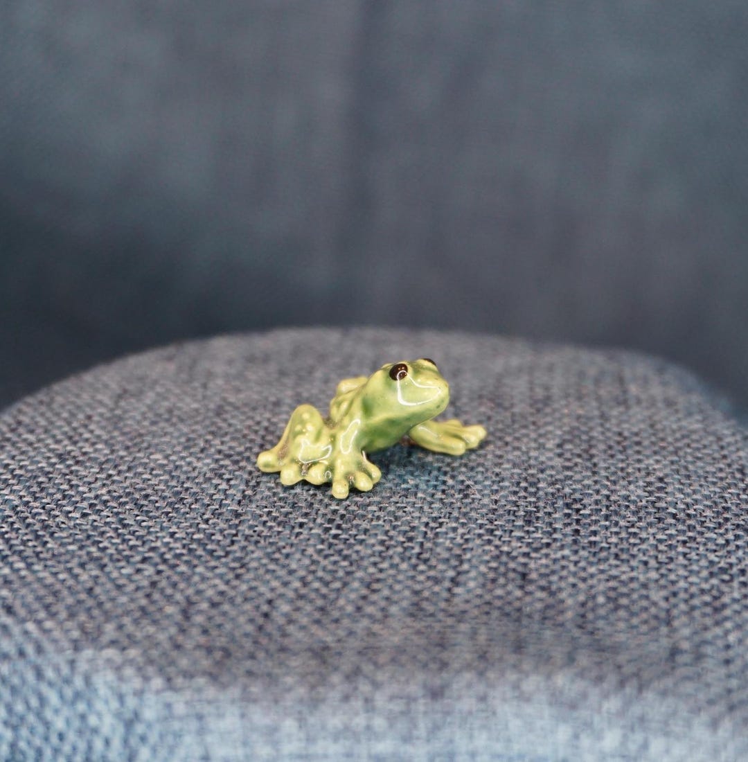 Hagen Renaker Frog Figurine. Miniature Green Tiny Warty Froglet Toad ...