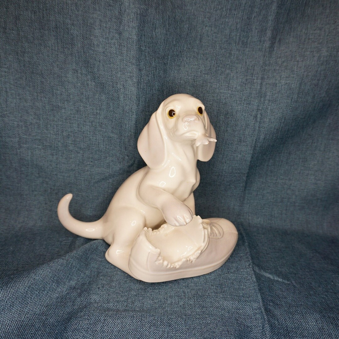 Freeman Mcfarlin Large Hound Puppy With Shoe AS-IS. Vintage Ceramic ...