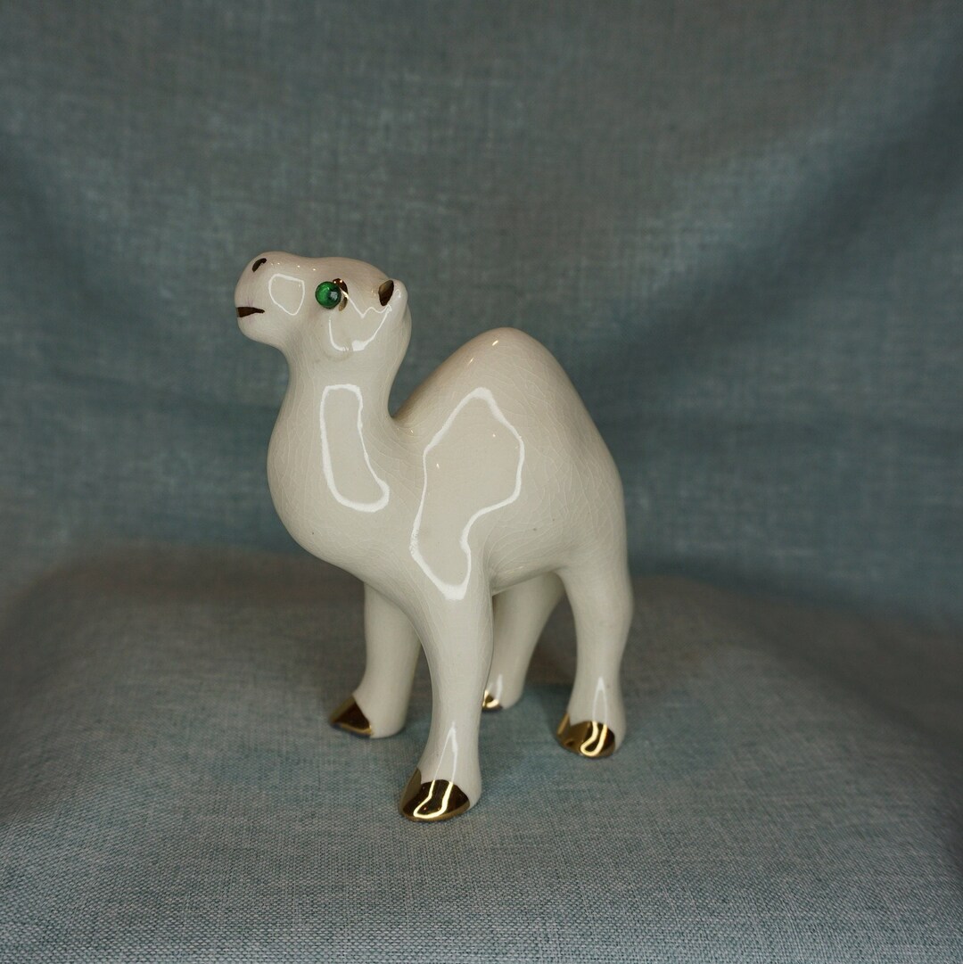 Vintage White and Gold Camel Figurine. Art Deco Dromedary Camel Desert ...