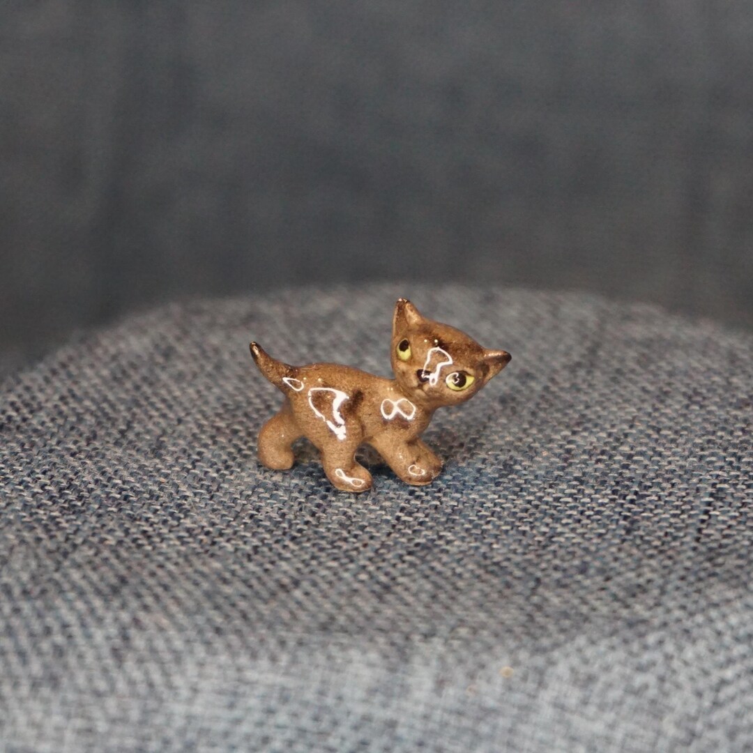 Miniature Gray Tabby Alley Kitten Figurine. Vintage Hagen-renaker Tiny ...