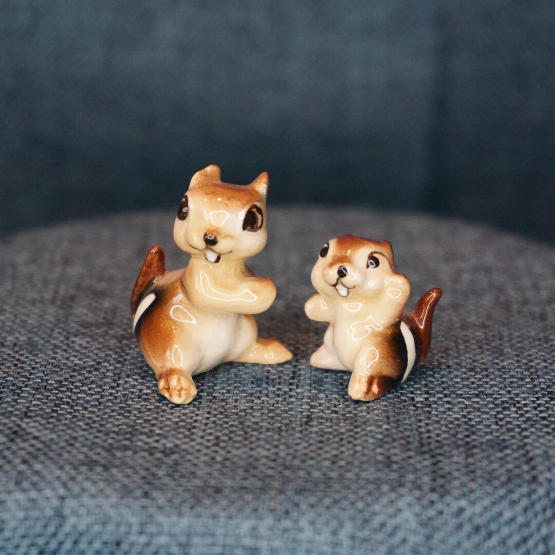 Hagen Renaker Chipmunk Mama and Baby Figurine Set. Miniature Ceramic ...