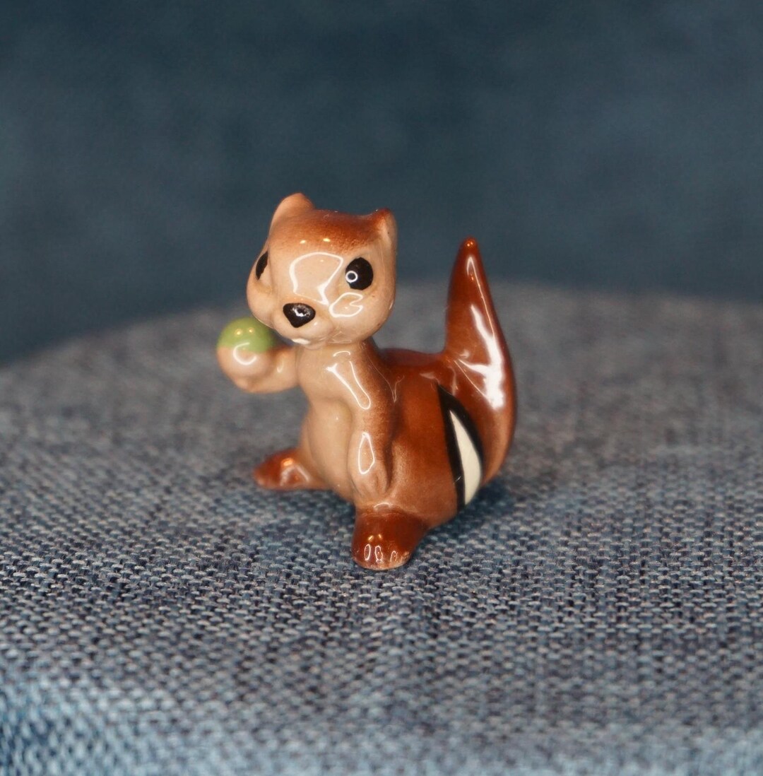 Hagen Renaker Chipmunk Mama Figurine. Miniature Ceramic Animal Figure ...