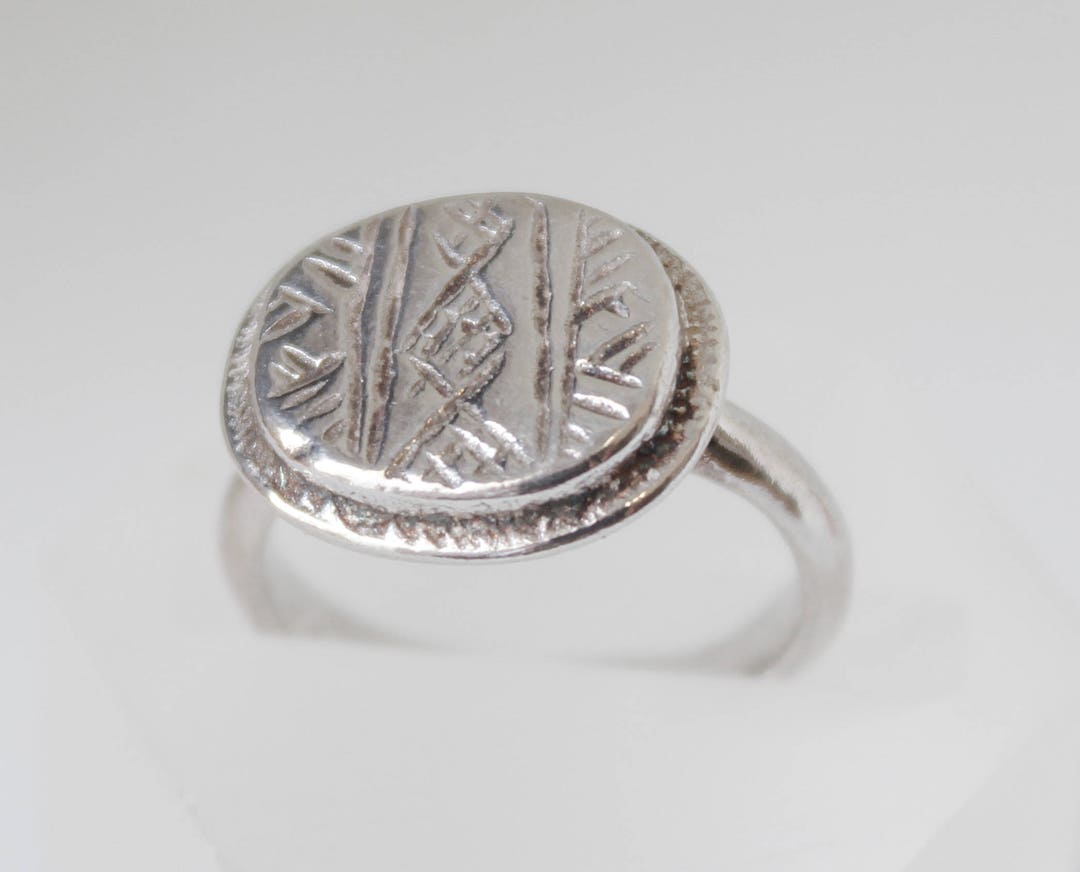 Ancient Roman Silver Ring. A Replica of an Original Ring From the 2nd ...