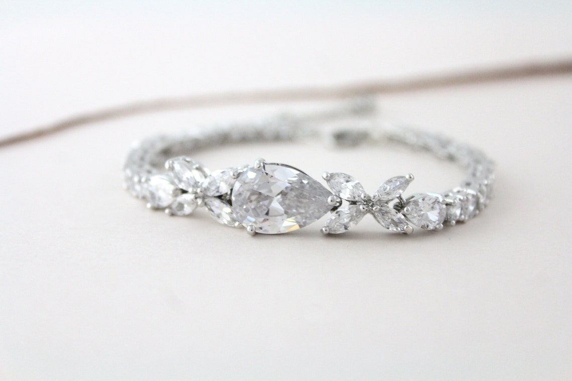 Bridal Bracelet Crystal Teardrop Bracelet Bridal Jewelry - Etsy