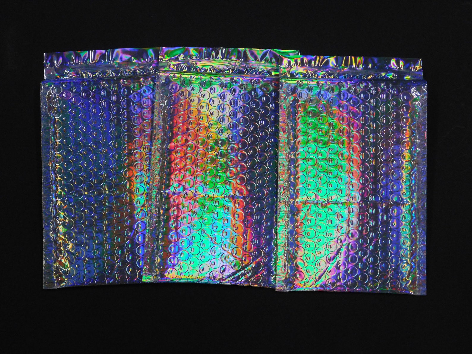 100 Holographic Metallic Bubble Mailer 6x10 Self Seal Adhesive Etsy