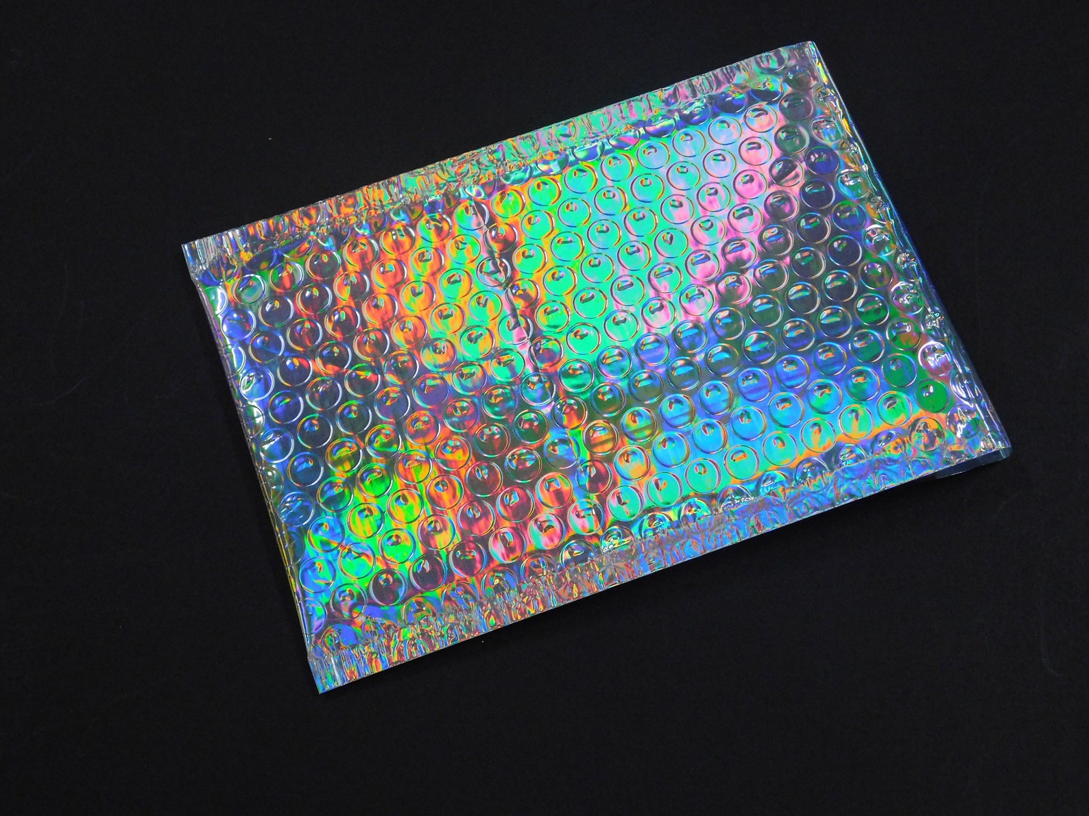 100 Holographic Metallic Bubble Mailer 6x10 Self Seal Adhesive Etsy
