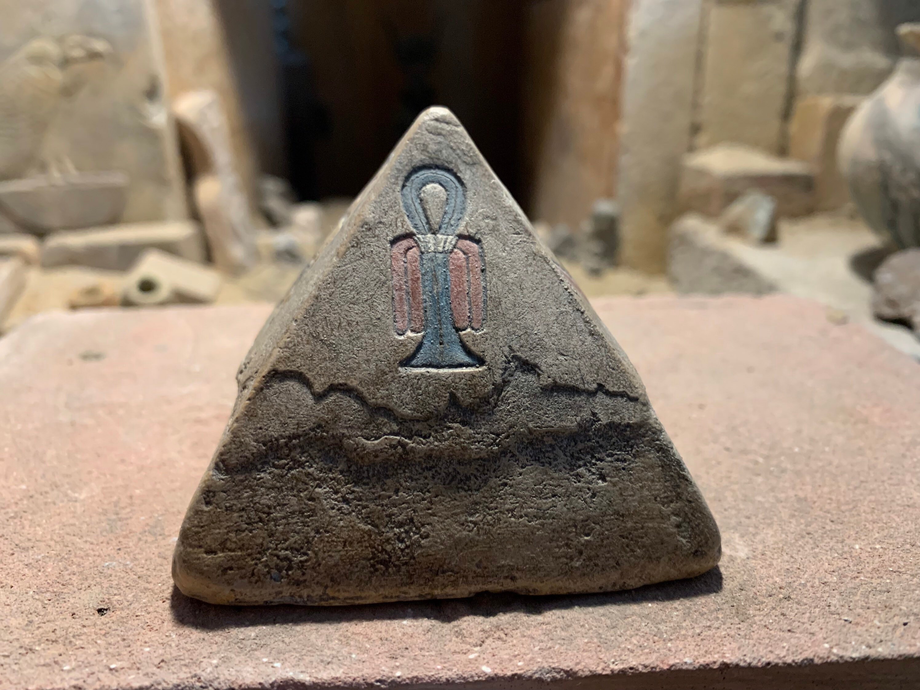 Egyptian Pyramid featuring Maat, the Tyet knot of Isis / Aset ...