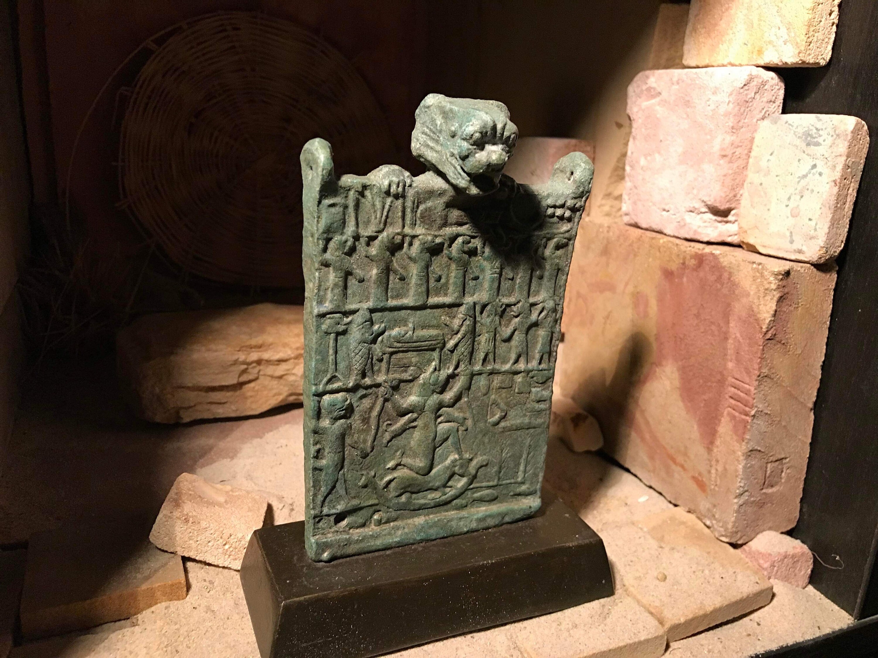 Pazuzu - Mesopotamia / Sumerian art / sculpture - 'Hell plaque ...