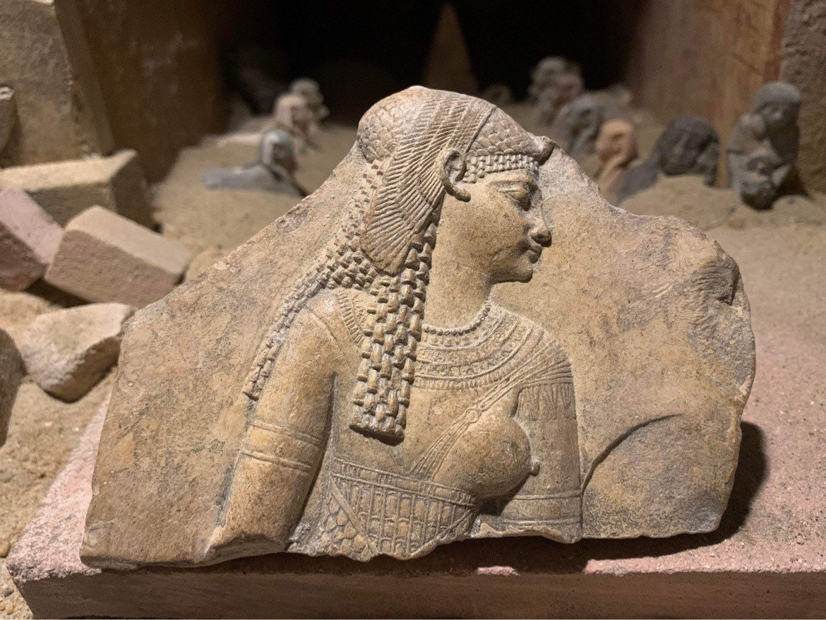 Egyptian art - Cleopatra dressed as the Goddess Isis - Relief sculpture ...