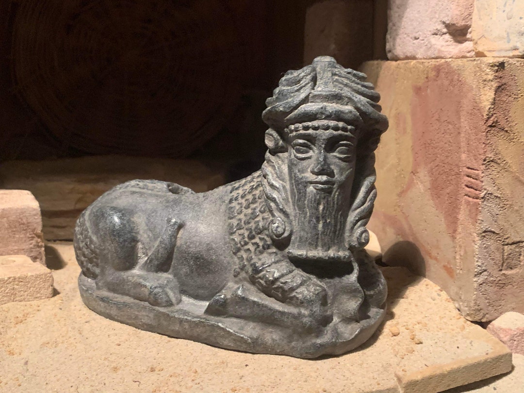 Sumerian Statue / Art + Akkadian Gilgamesh and Bull Man Statue ...