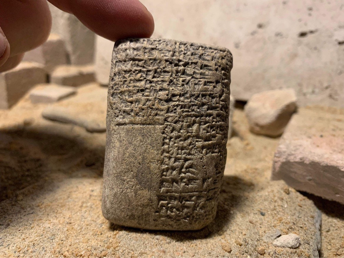 Sumerian / Babylon Cuneiform tablet - Ancient writing Mesopotamia