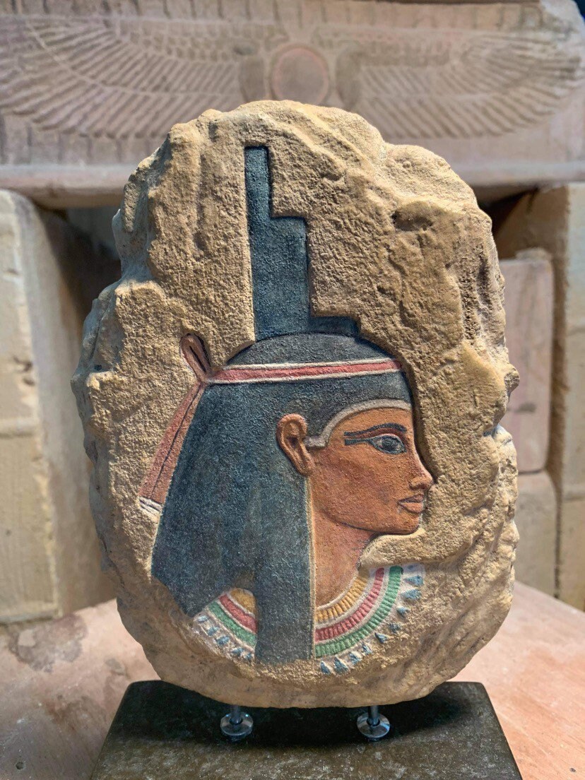 Egyptian art - Isis / Aset - Powerful goddess of magic, mothers ...