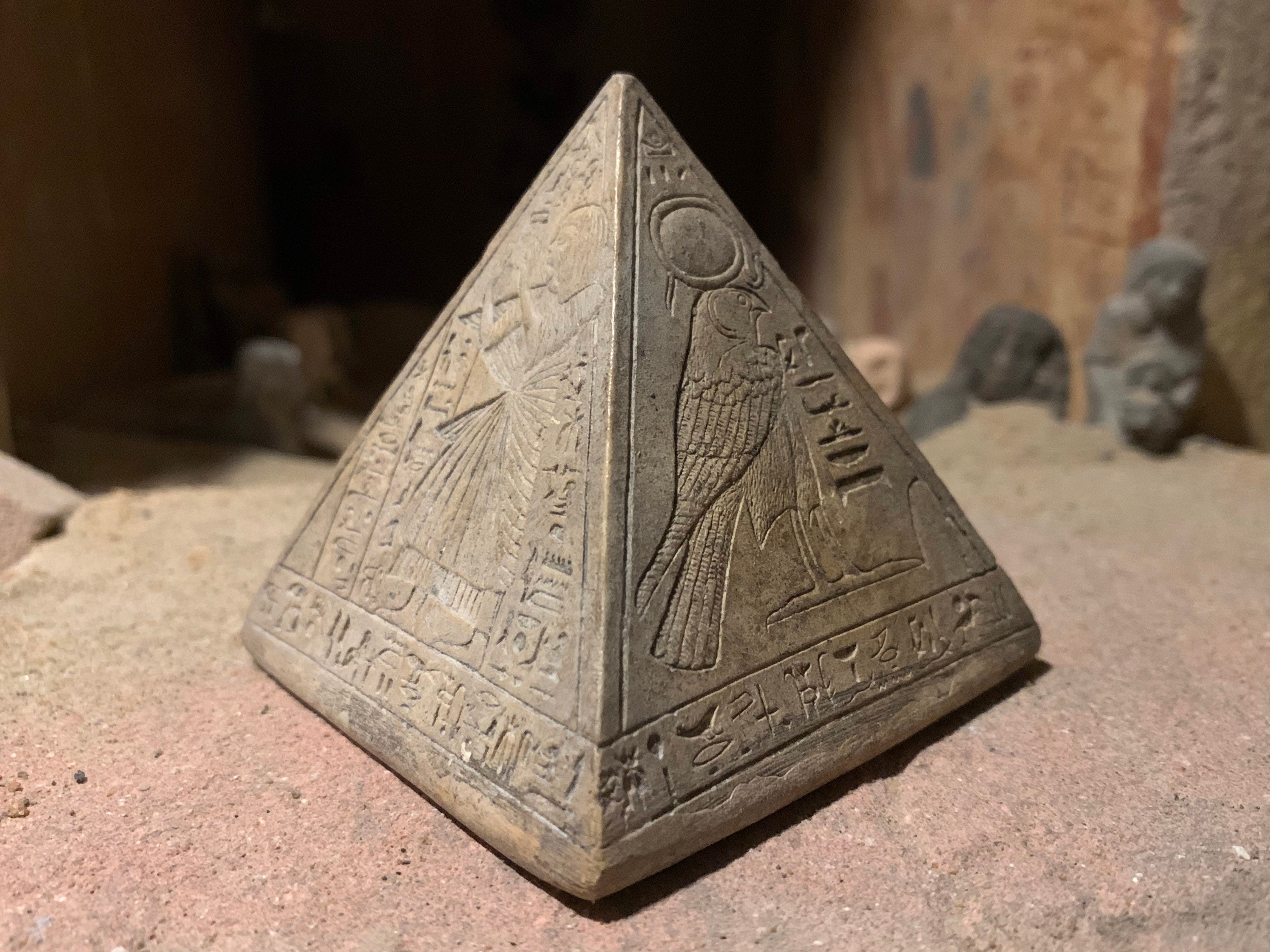 Egyptian statue Pyramid / Pyramidion featuring the sun god Ra and adoratore