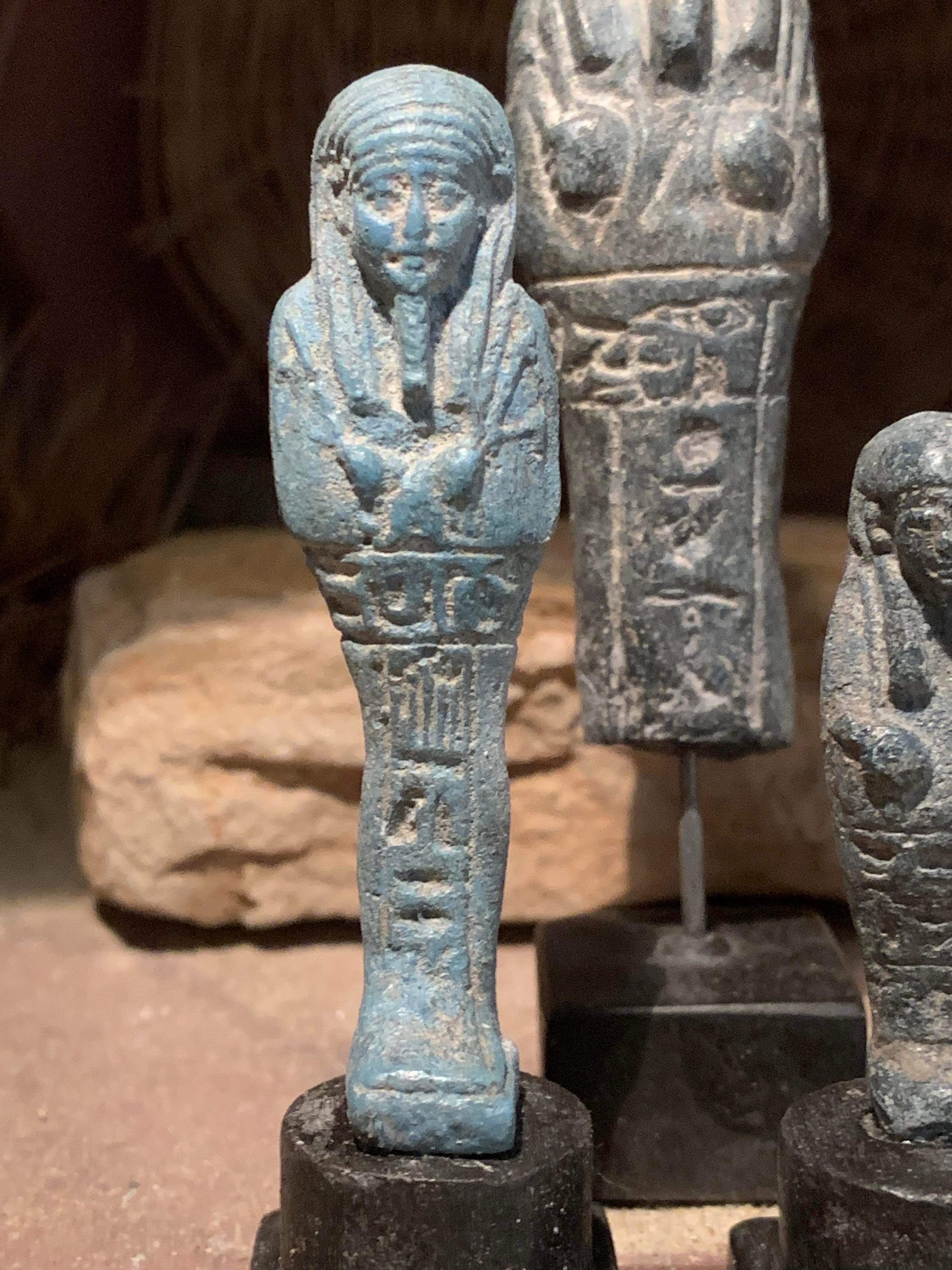 Egyptian statues - Museum replica Ushabti / Shabti figure collection. 4 ...