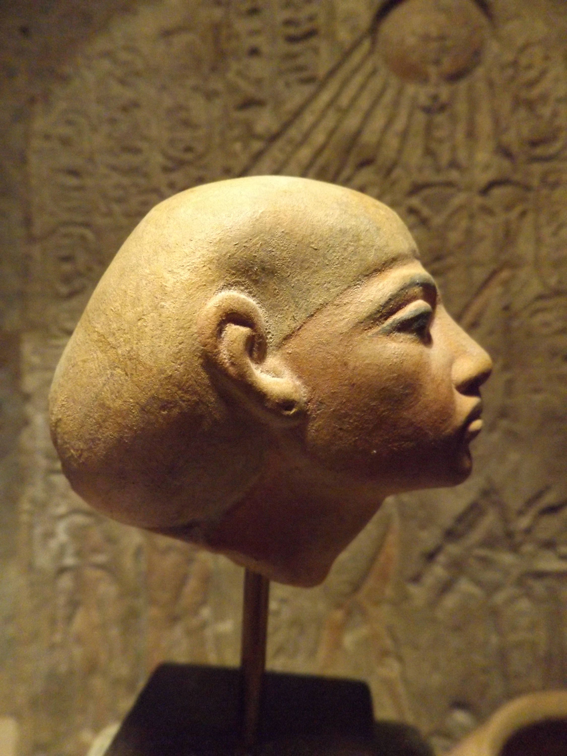 Egyptian Statue / Akhenaten's mother statue fragment replica of Queen ...
