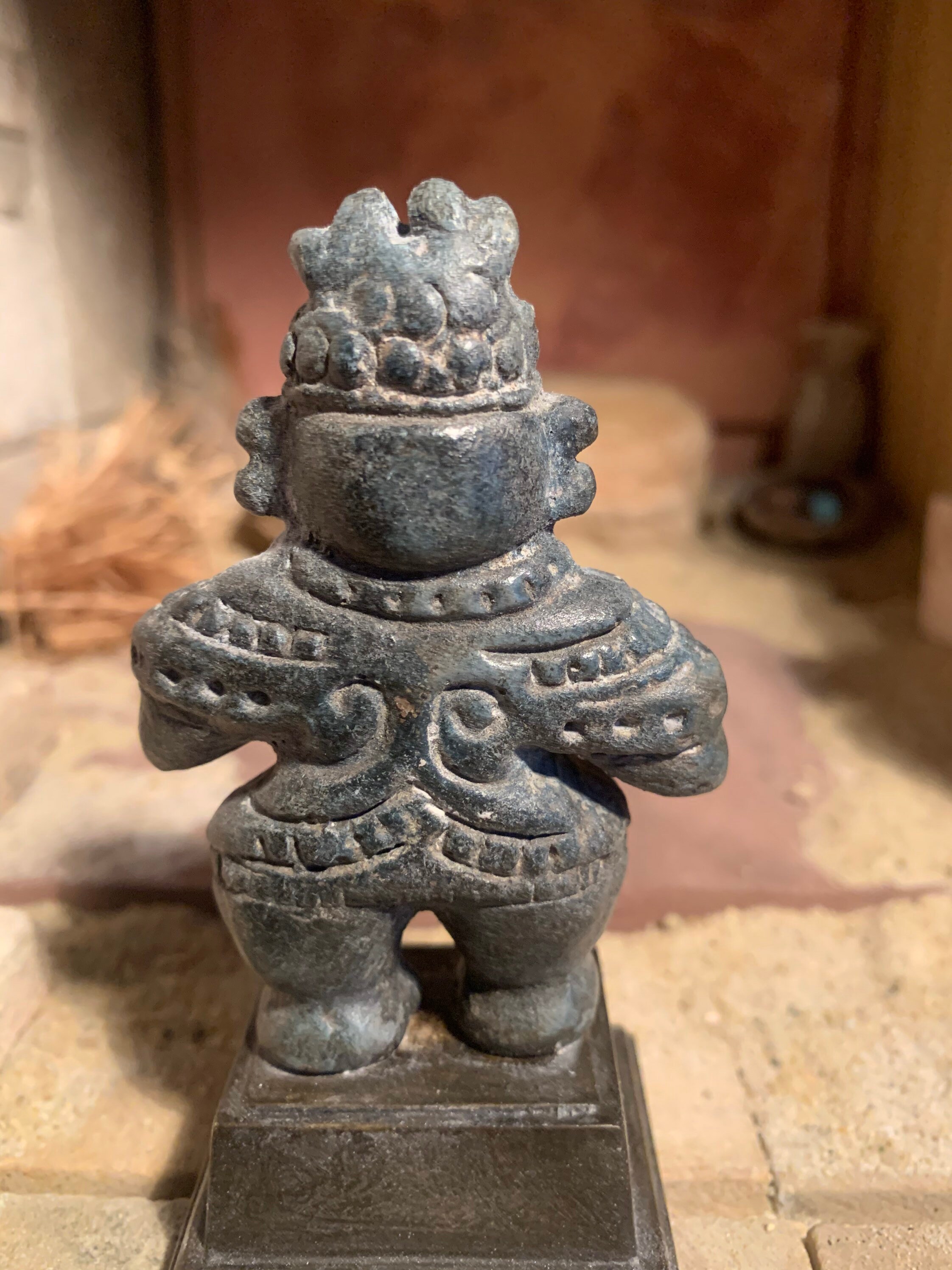 Dogu statue - Ancient Japanese sculpture - Jomon replica - Chariots of ...