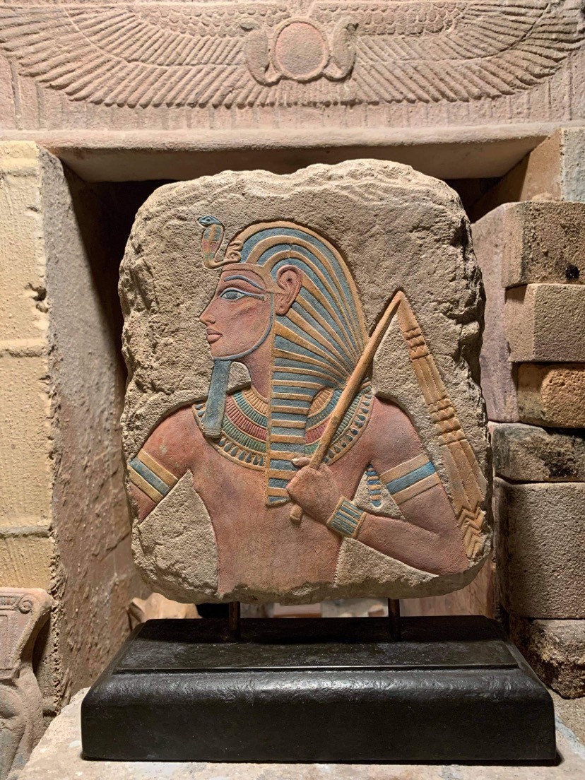 Tutankhamun - Egyptian sculpture / art - King Tut / Tutankhamen relief ...