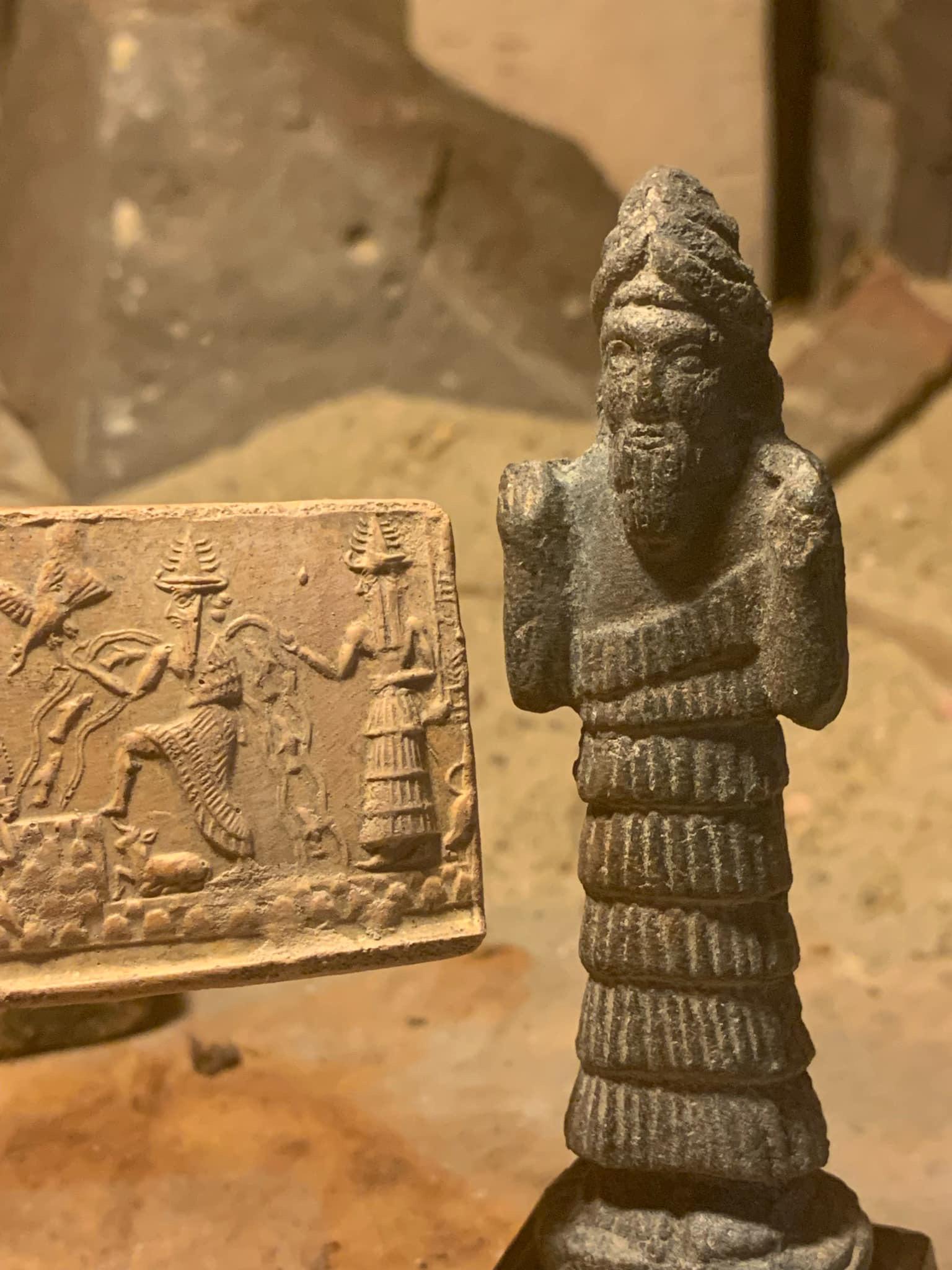 Sumerian statue and seal impression replica. Enki, Ishtar, Shamash ...
