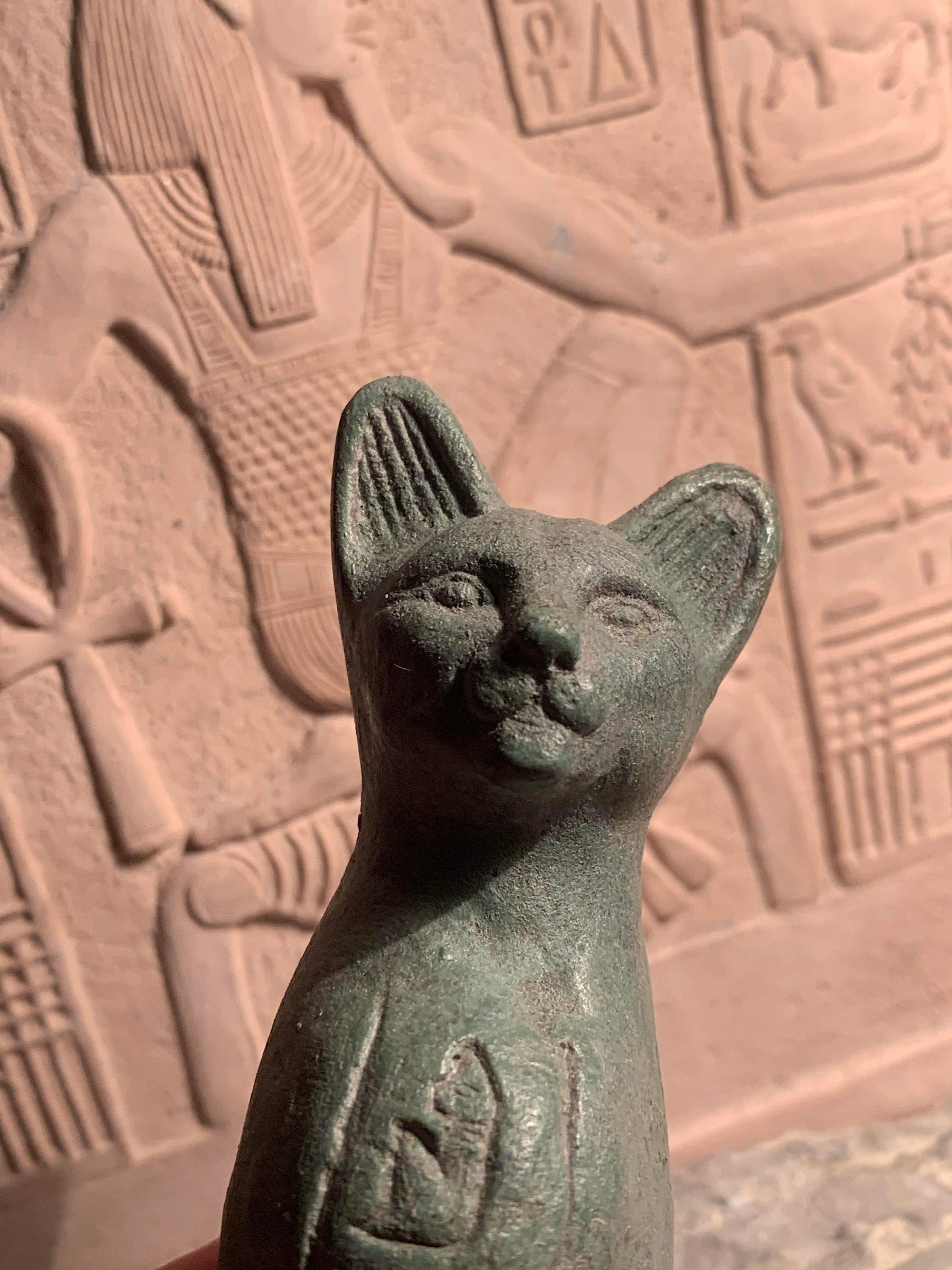 Egyptian cat statue of Bast / Bastet - A Goddess of music , dance , joy ...