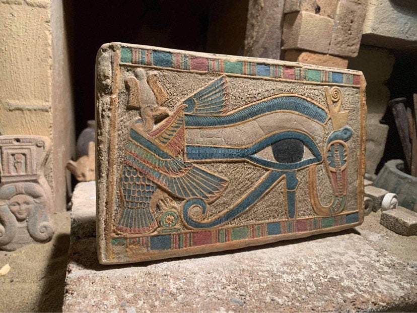 Egyptian eye of Horus - Egyptian painting - wall relief sculpture / art