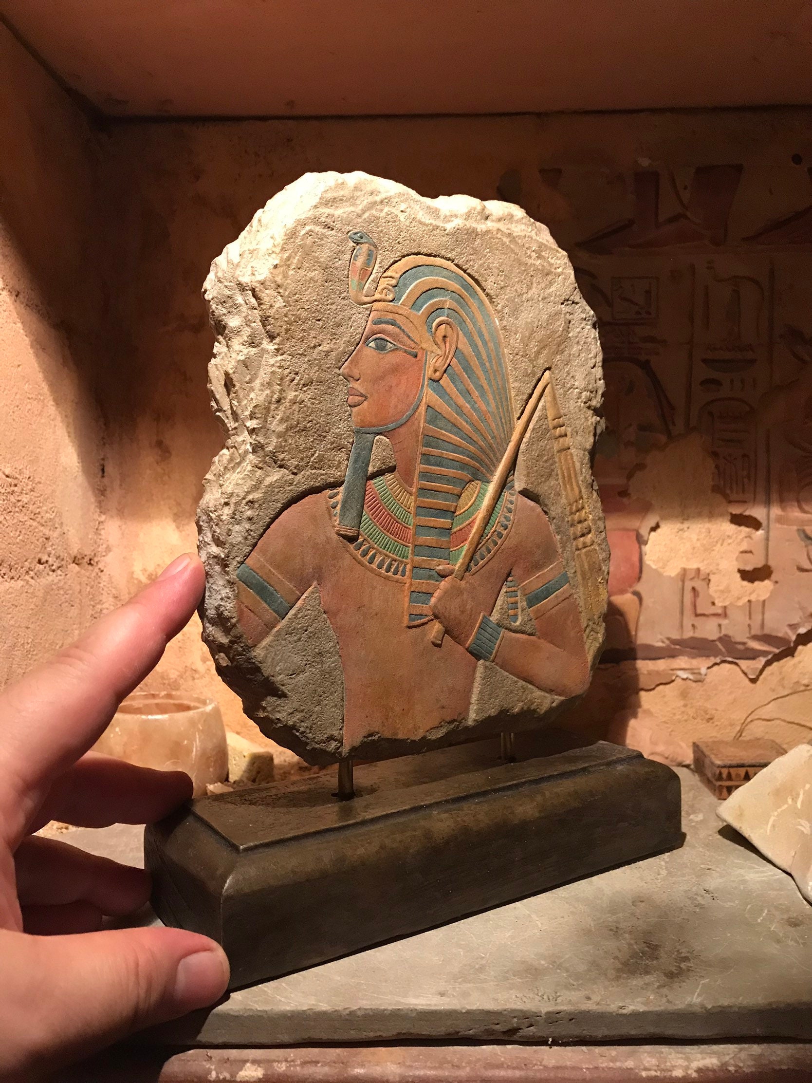 Tutankhamun - Egyptian sculpture / art - King Tut / Tutankhamen relief ...
