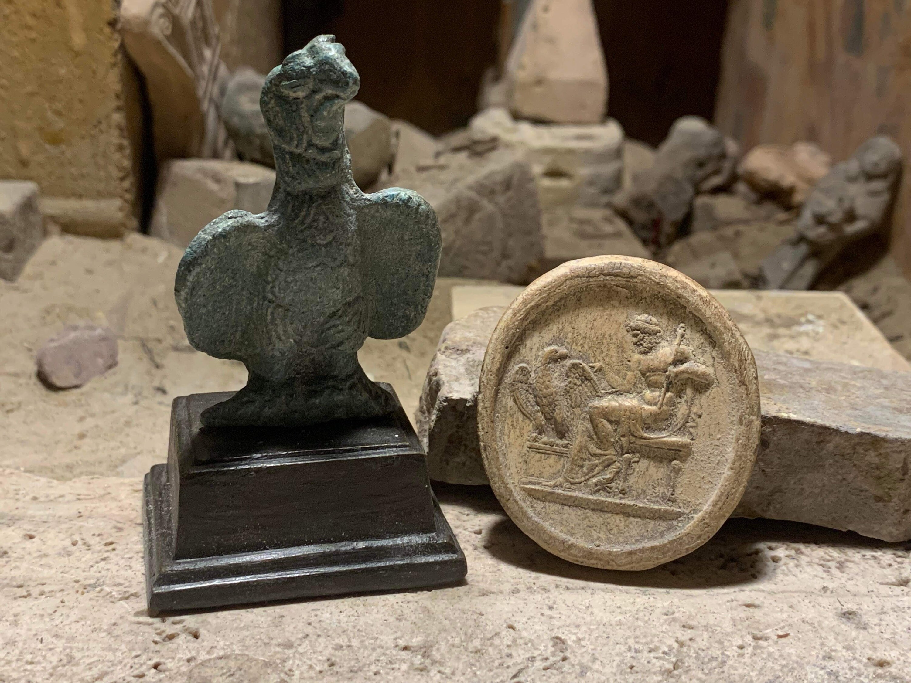 Zeus and Aquila Ancient Greek / Roman art. Eagle statue and amulet ...