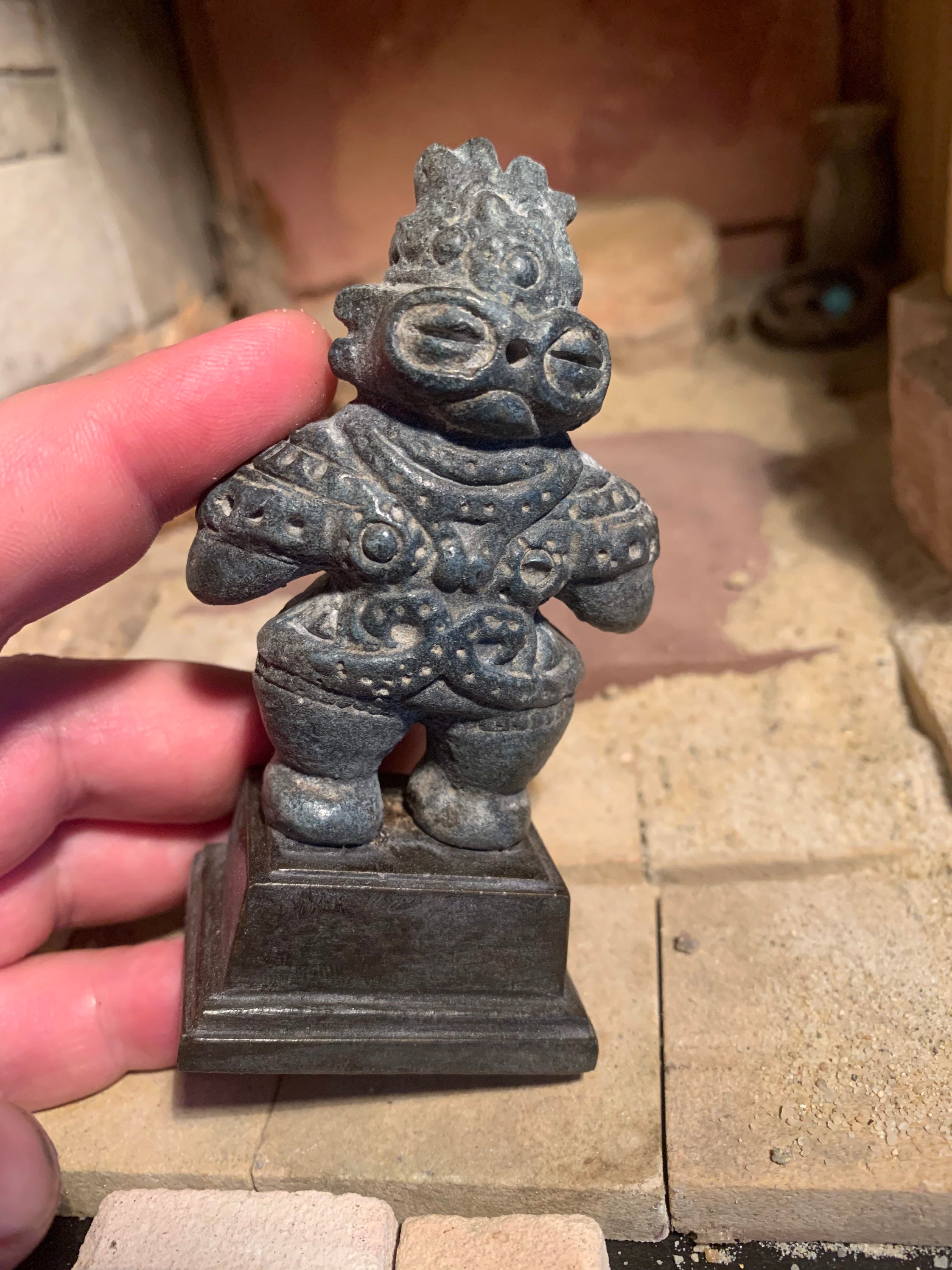 Dogu statue - Ancient Japanese sculpture - Jomon replica - Chariots of ...