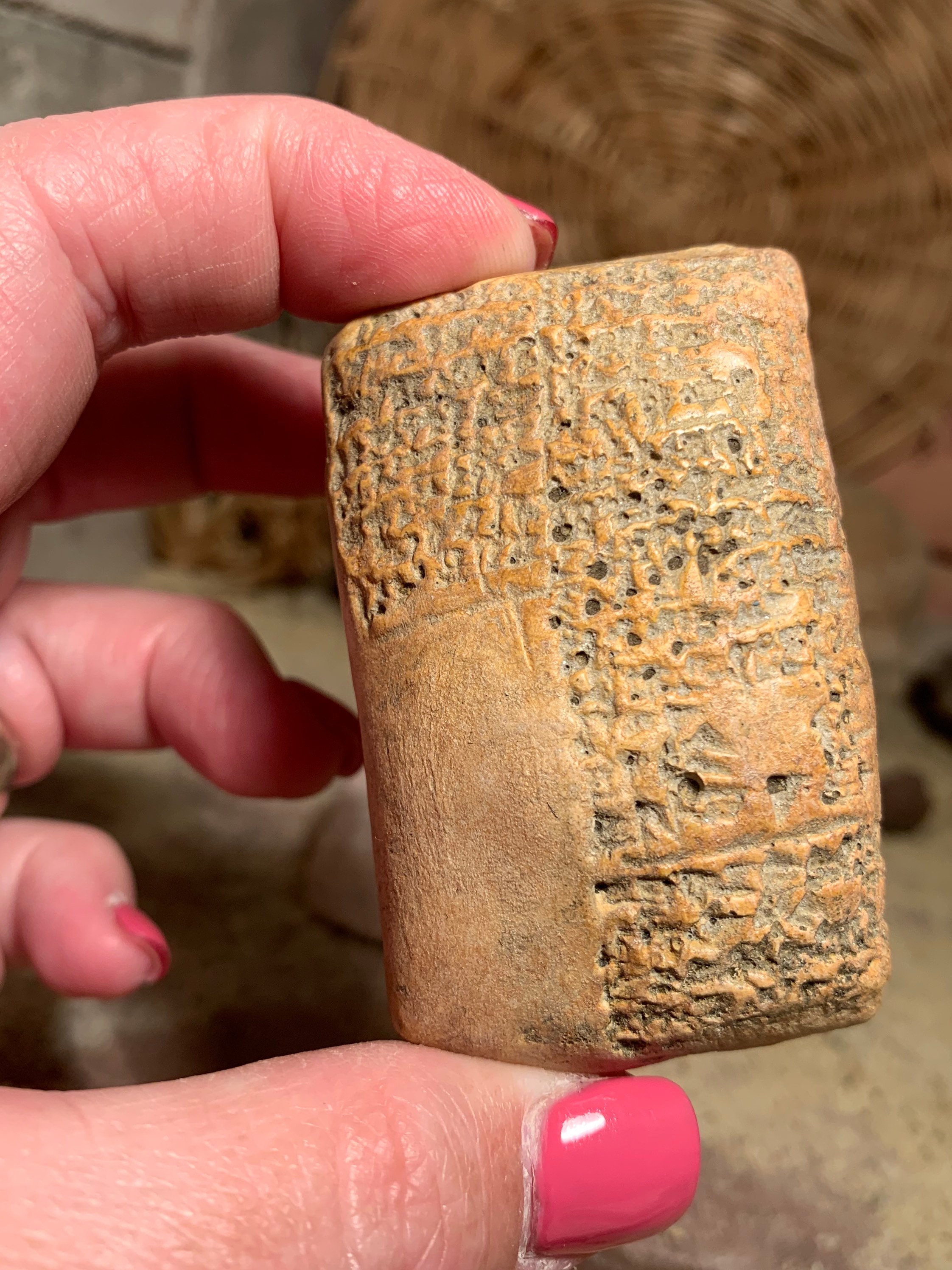 Sumerian / Babylon Cuneiform tablet - Ancient writing Mesopotamia