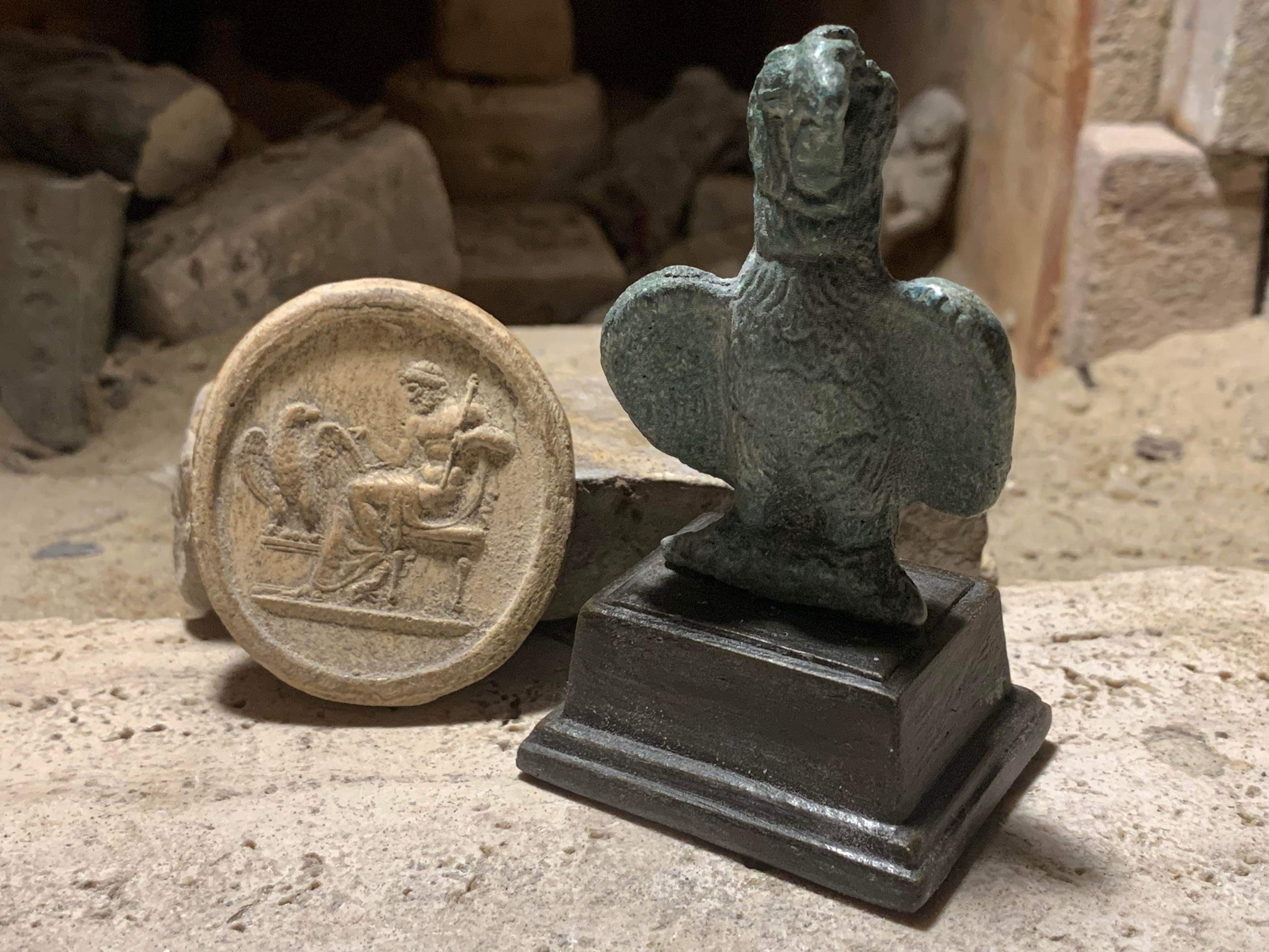 Zeus and Aquila Ancient Greek / Roman art. Eagle statue and amulet ...