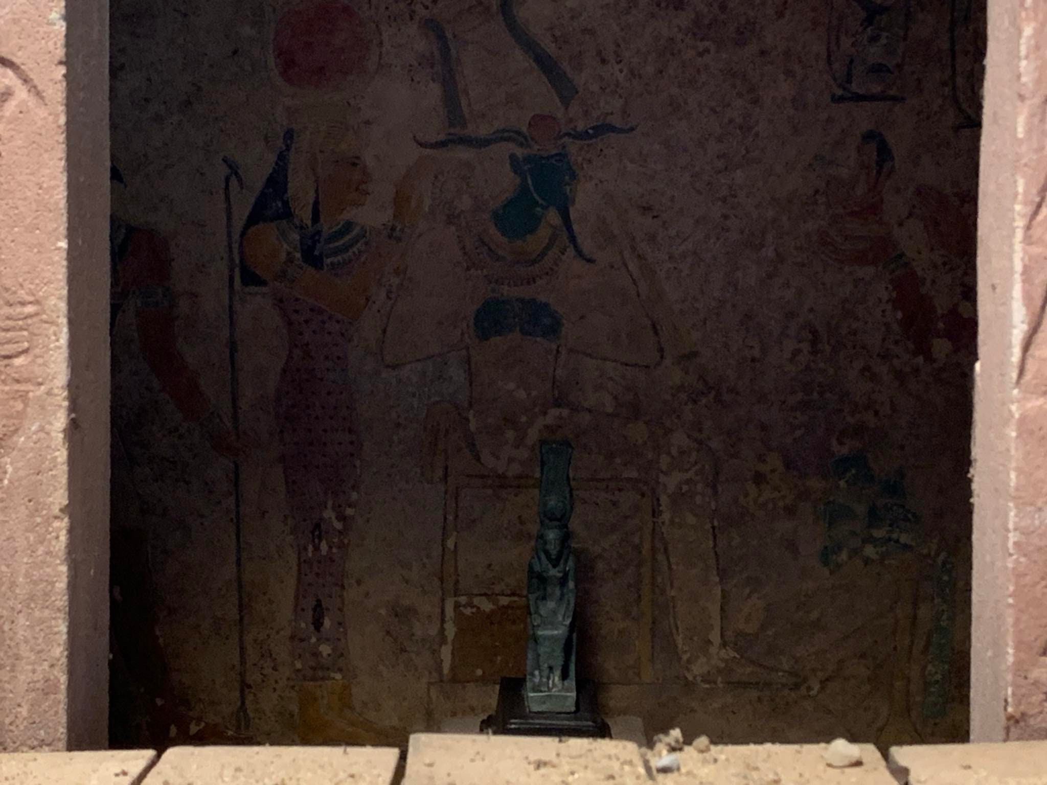 Egyptian statue - Isis - Great mother goddess of magic. Petite seated ...