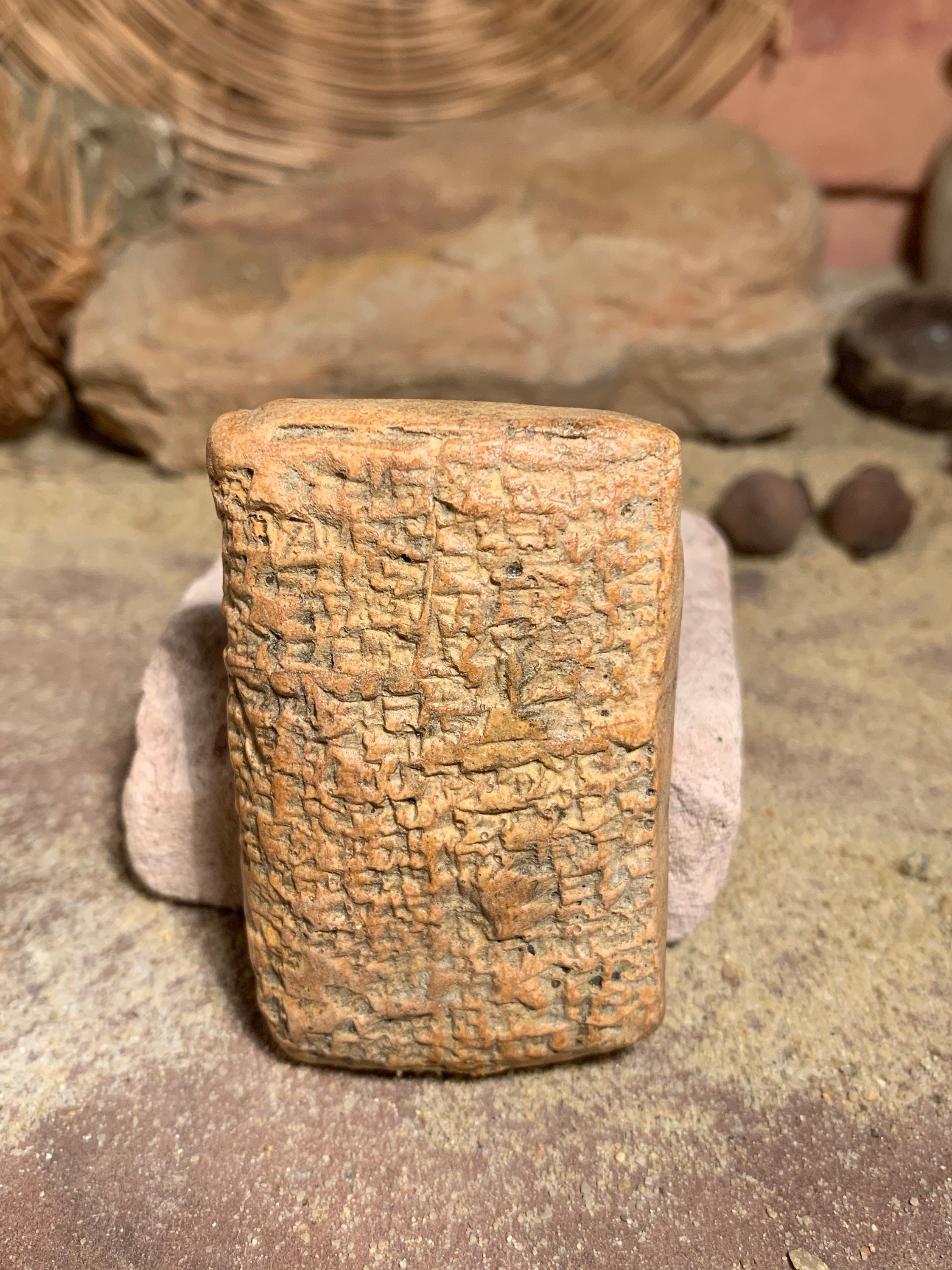 Sumerian / Babylon Cuneiform tablet - Ancient writing Mesopotamia