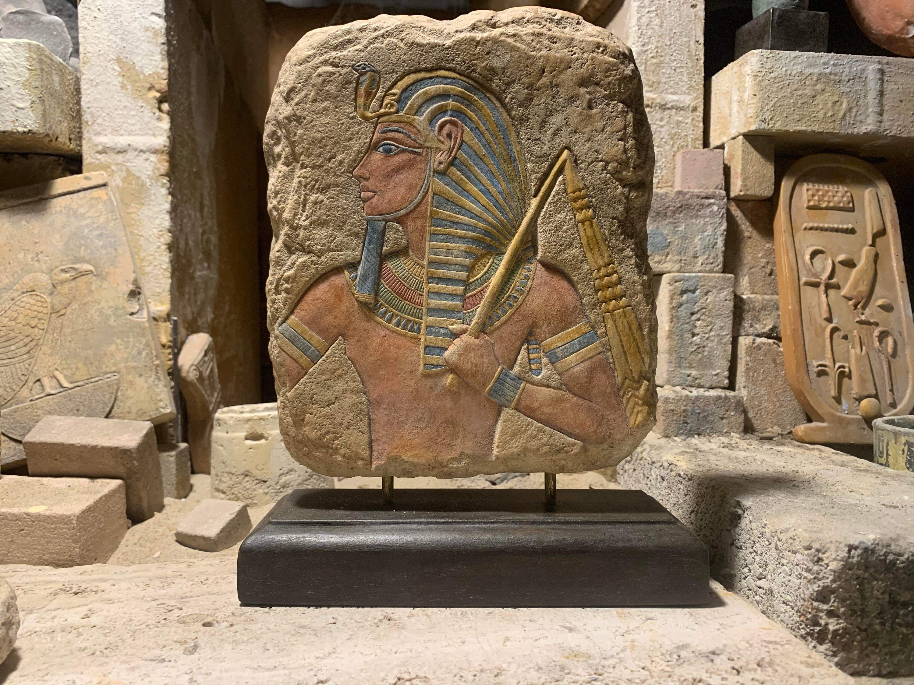 Tutankhamun - Egyptian sculpture / art - King Tut / Tutankhamen relief ...