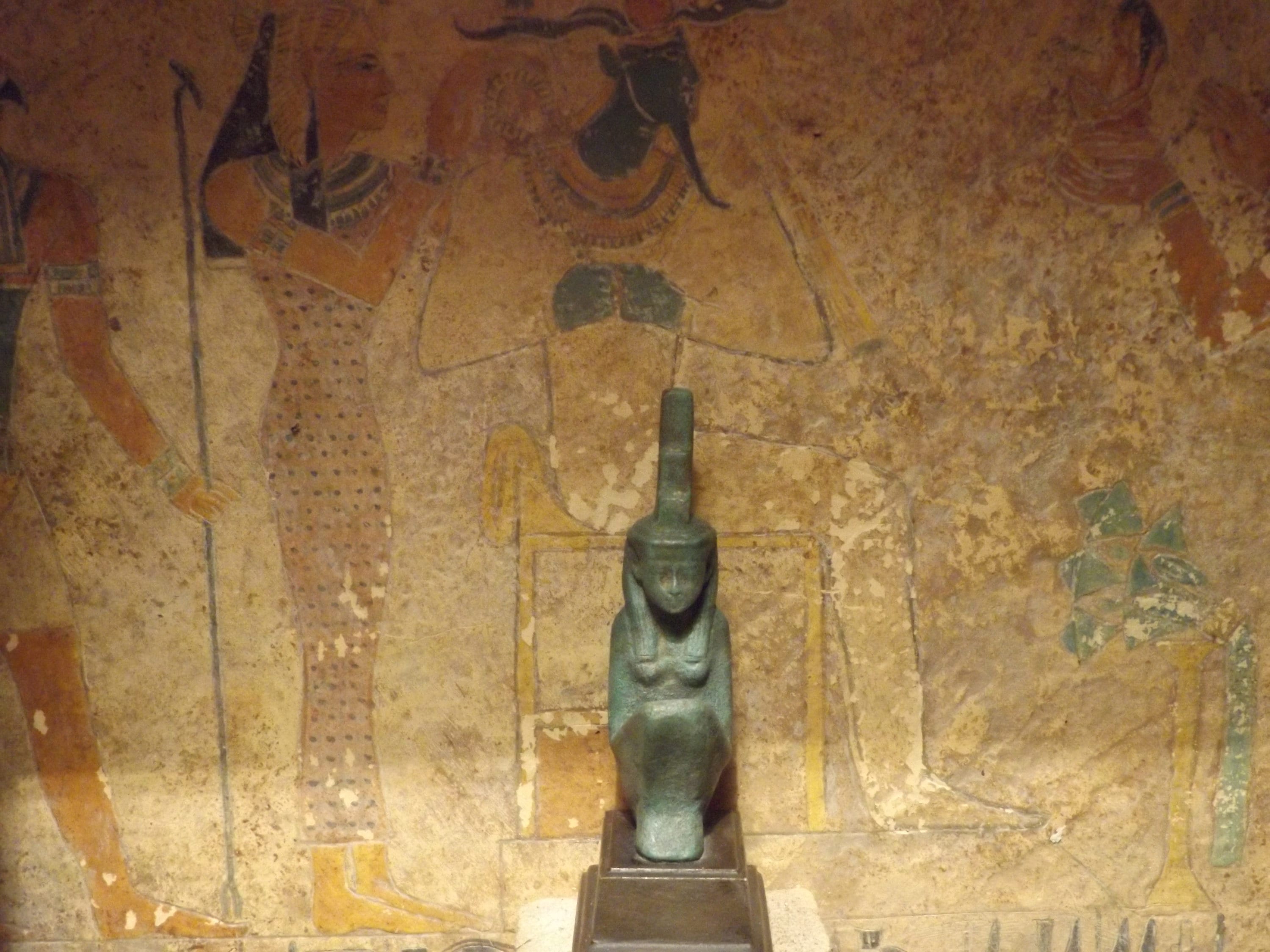 Isis - Egyptian statue replica. Seated Goddess of magic, motherhood ...