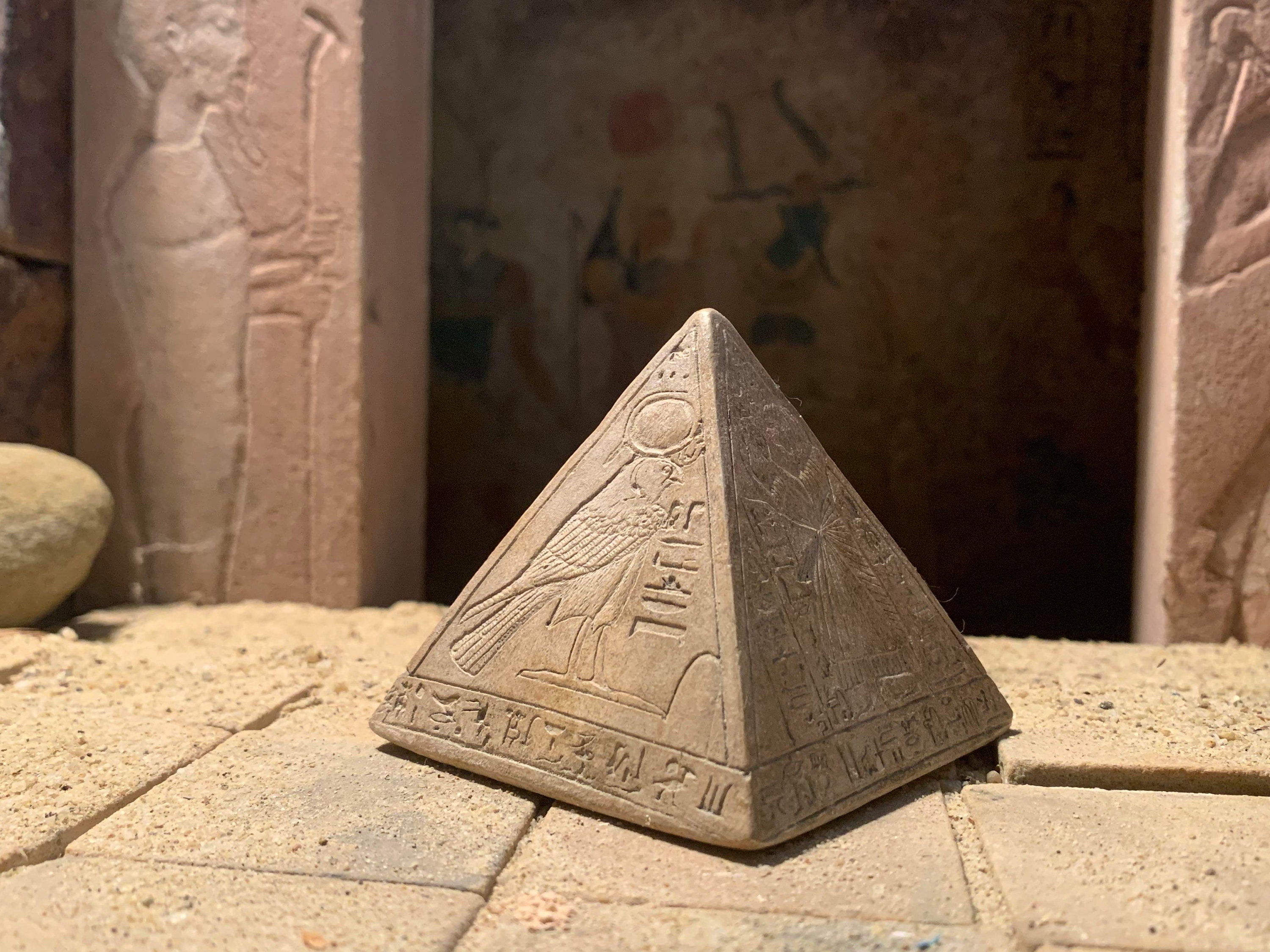 Egyptian statue Pyramid / Pyramidion featuring the sun god Ra and adoratore