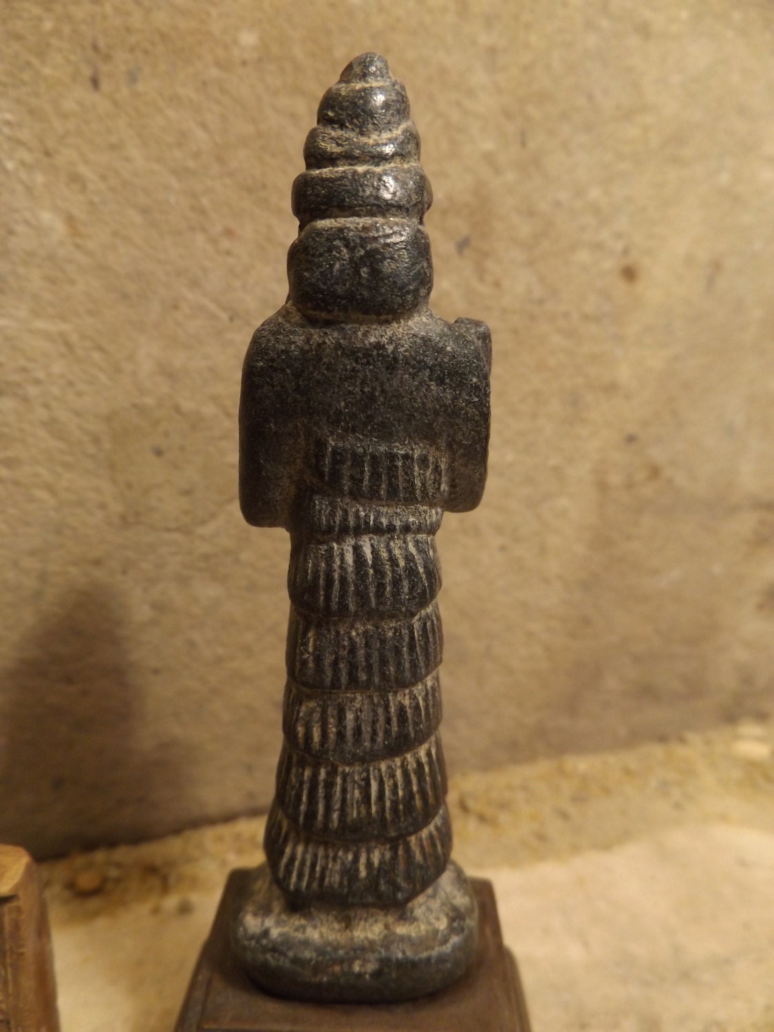 Sumerian statue and seal impression replica. Enki, Ishtar, Shamash ...