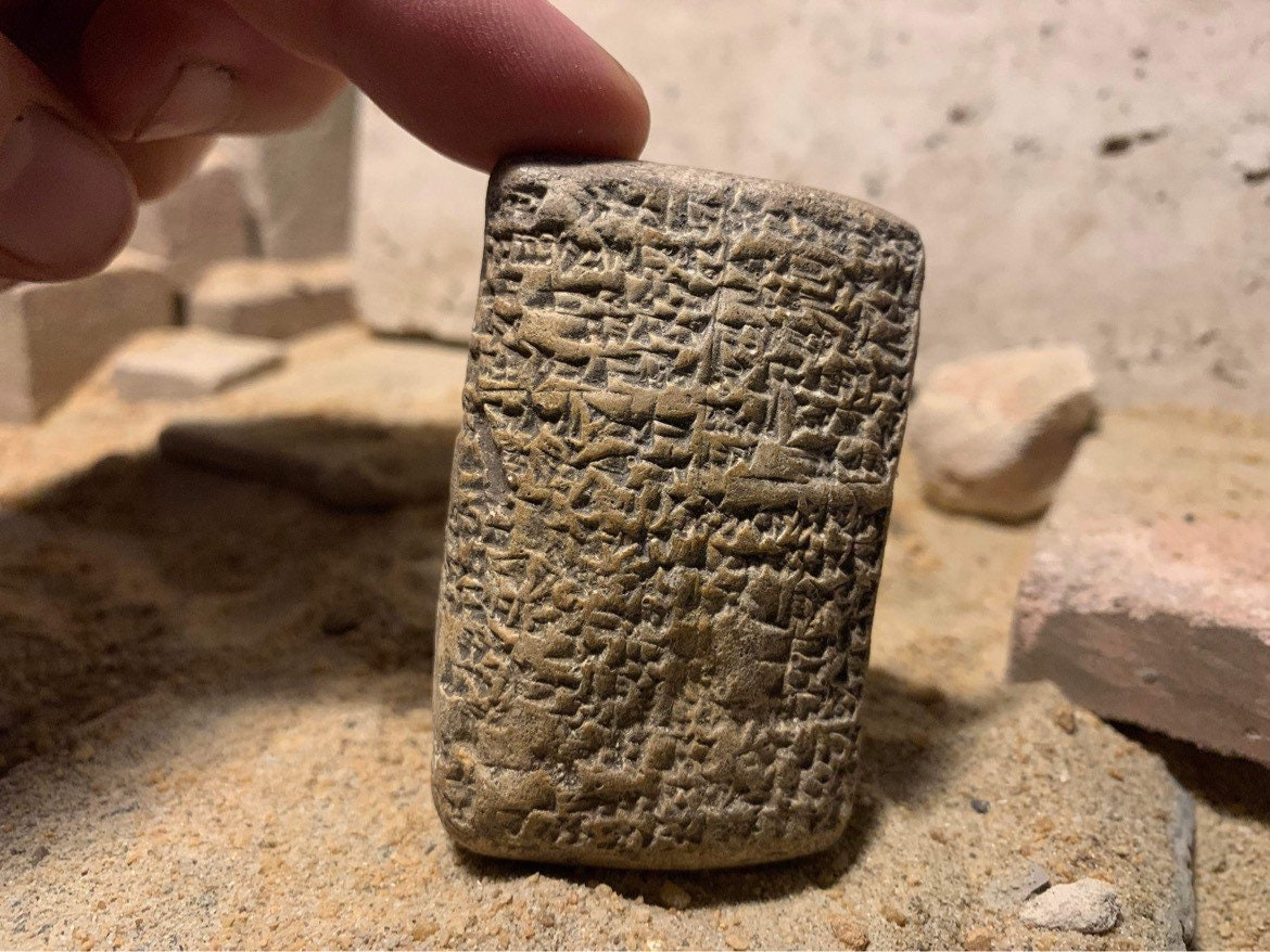 Sumerian / Babylon Cuneiform tablet - Ancient writing Mesopotamia