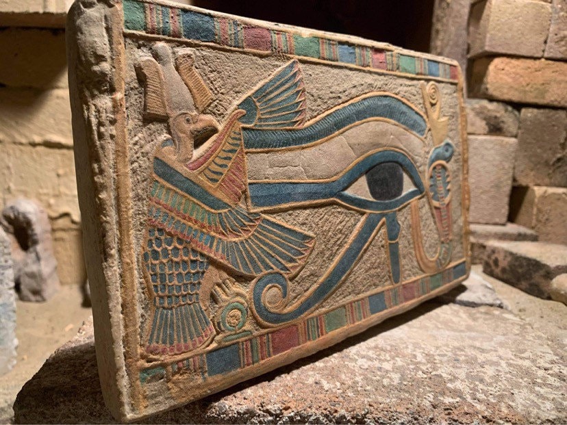 Egyptian eye of Horus - Egyptian painting - wall relief sculpture / art