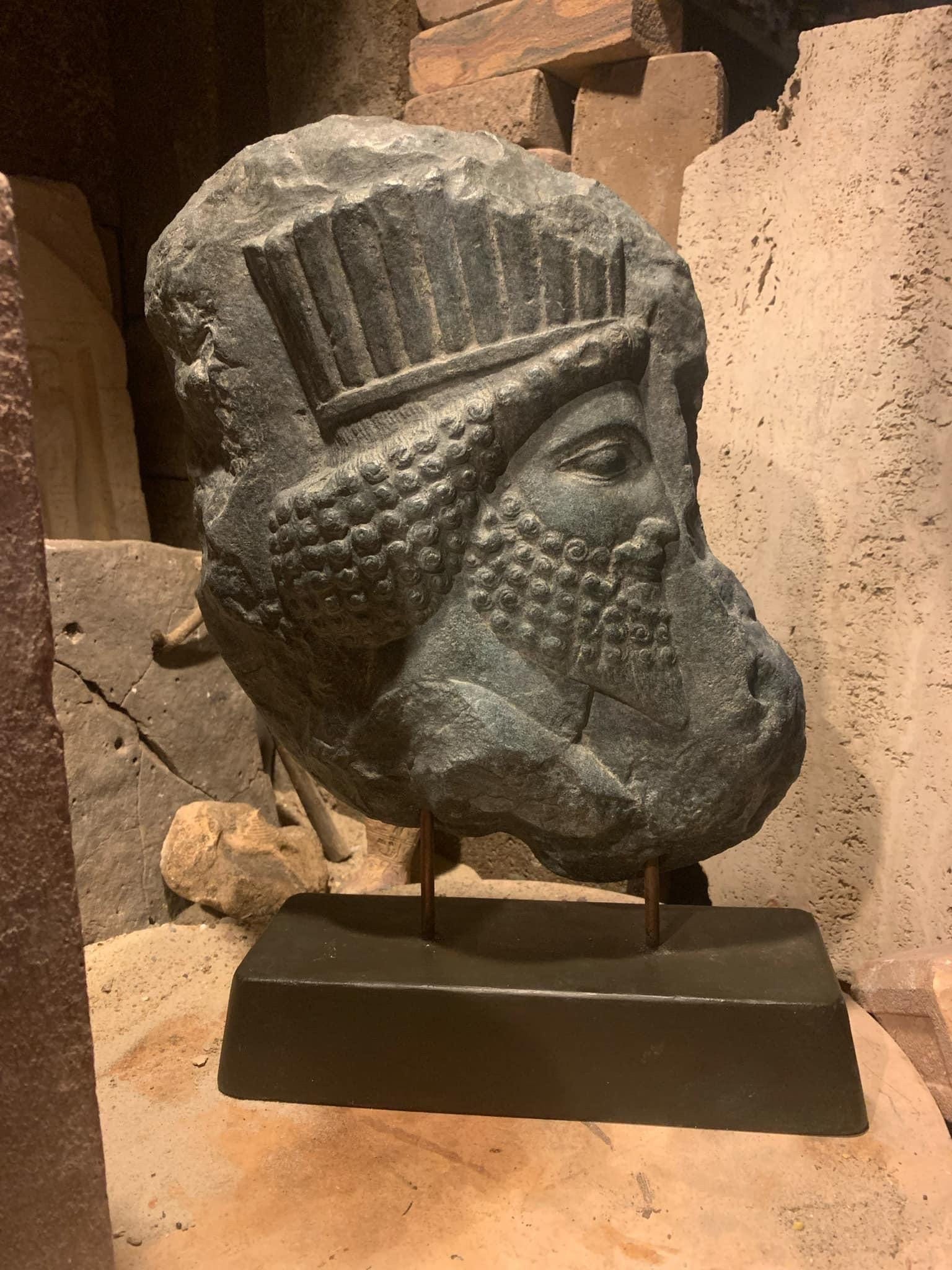 Persepolis sculpture . Darius the Great Palace fragment replica ...