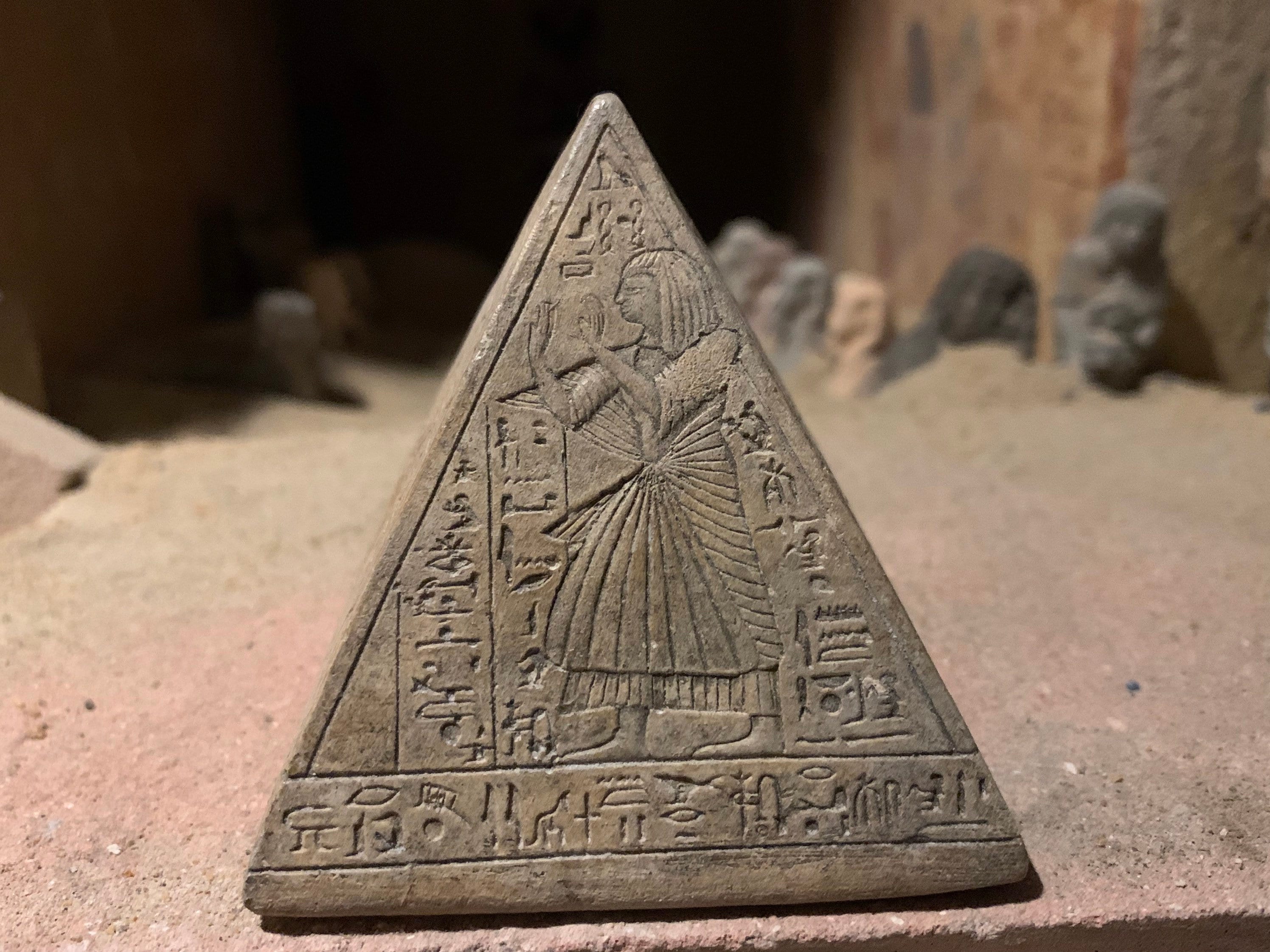 Egyptian statue Pyramid / Pyramidion featuring the sun god Ra and adoratore