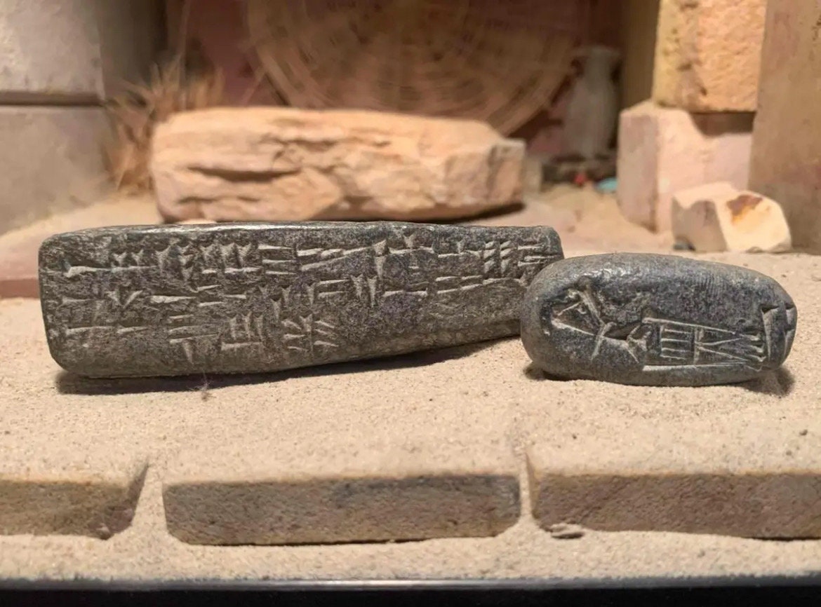 Sumerian Cuneiform - Mesopotamia - Ugarit alphabet - Abjad - ancient ...